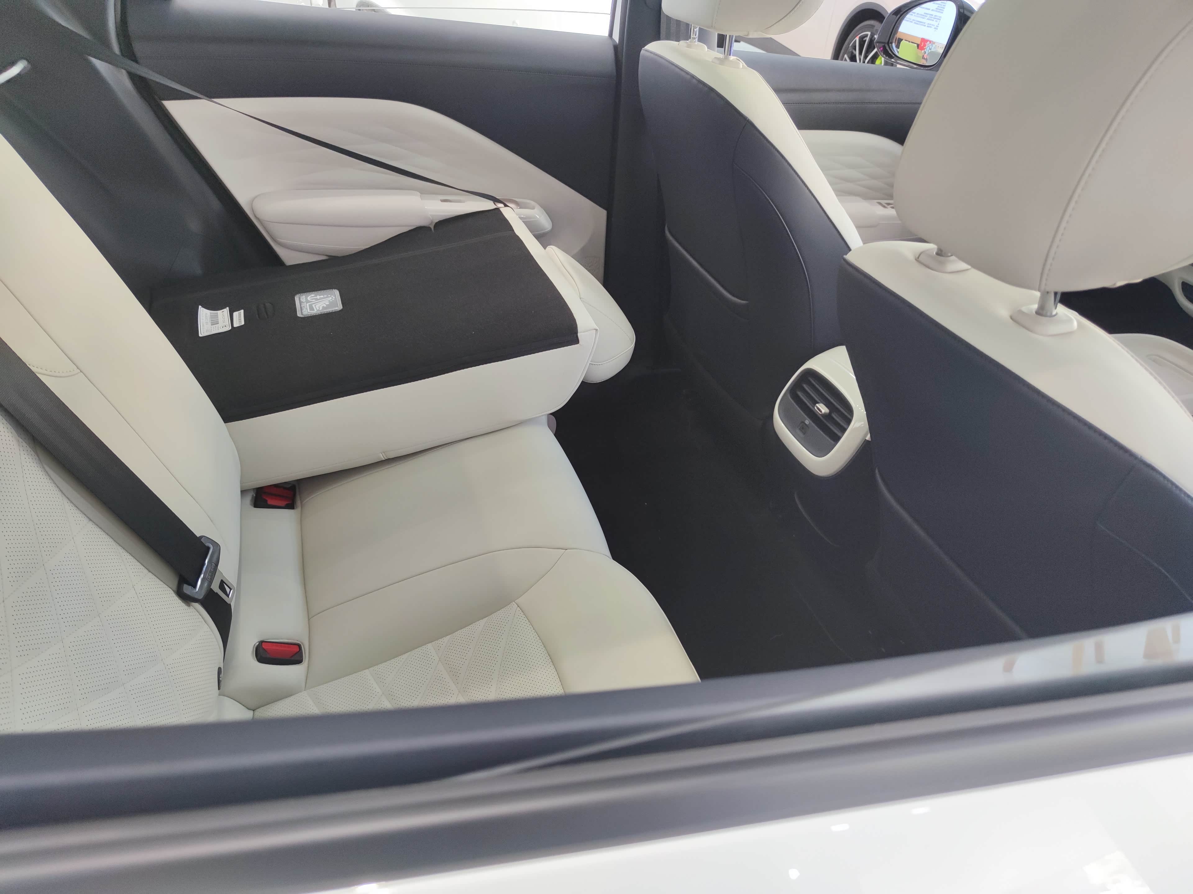 【图】名爵MG4和极狐T1到店初体验_MG4论坛_汽车之家论坛