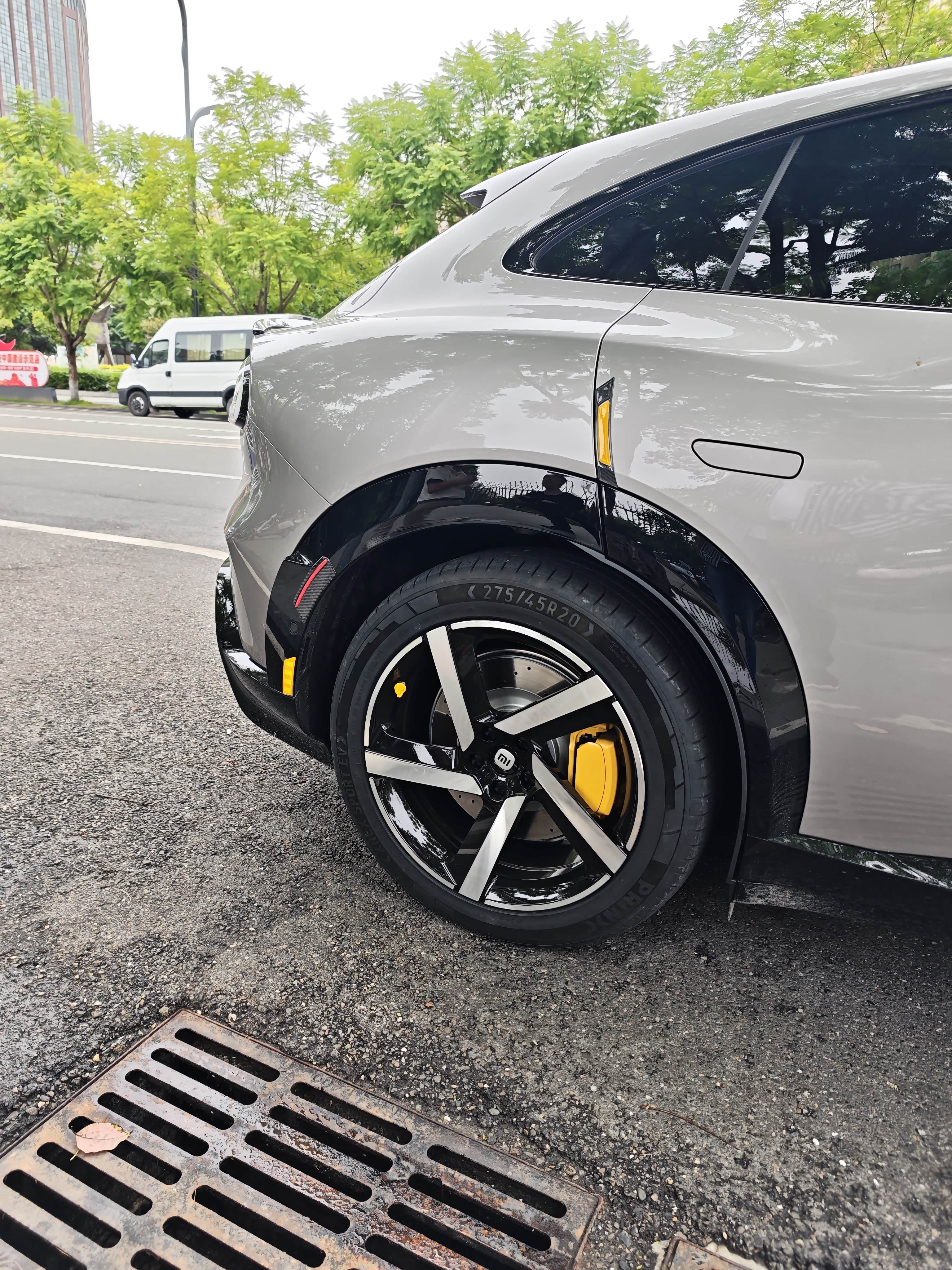 【图】yu7标配19寸车轮改装20寸前后配_小米YU7论坛_汽车之家论坛