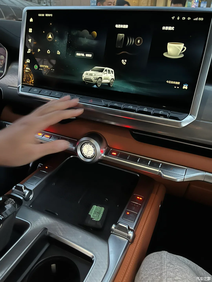 【图】带上发小去公园兜风了_坦克700新能源论坛_汽车之家论坛