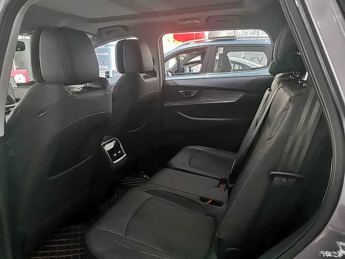 【图】瑞虎8与风神L8：15万级家用SUV该选“便宜”还是“值当”_东风风神L8论坛_汽车之家论坛