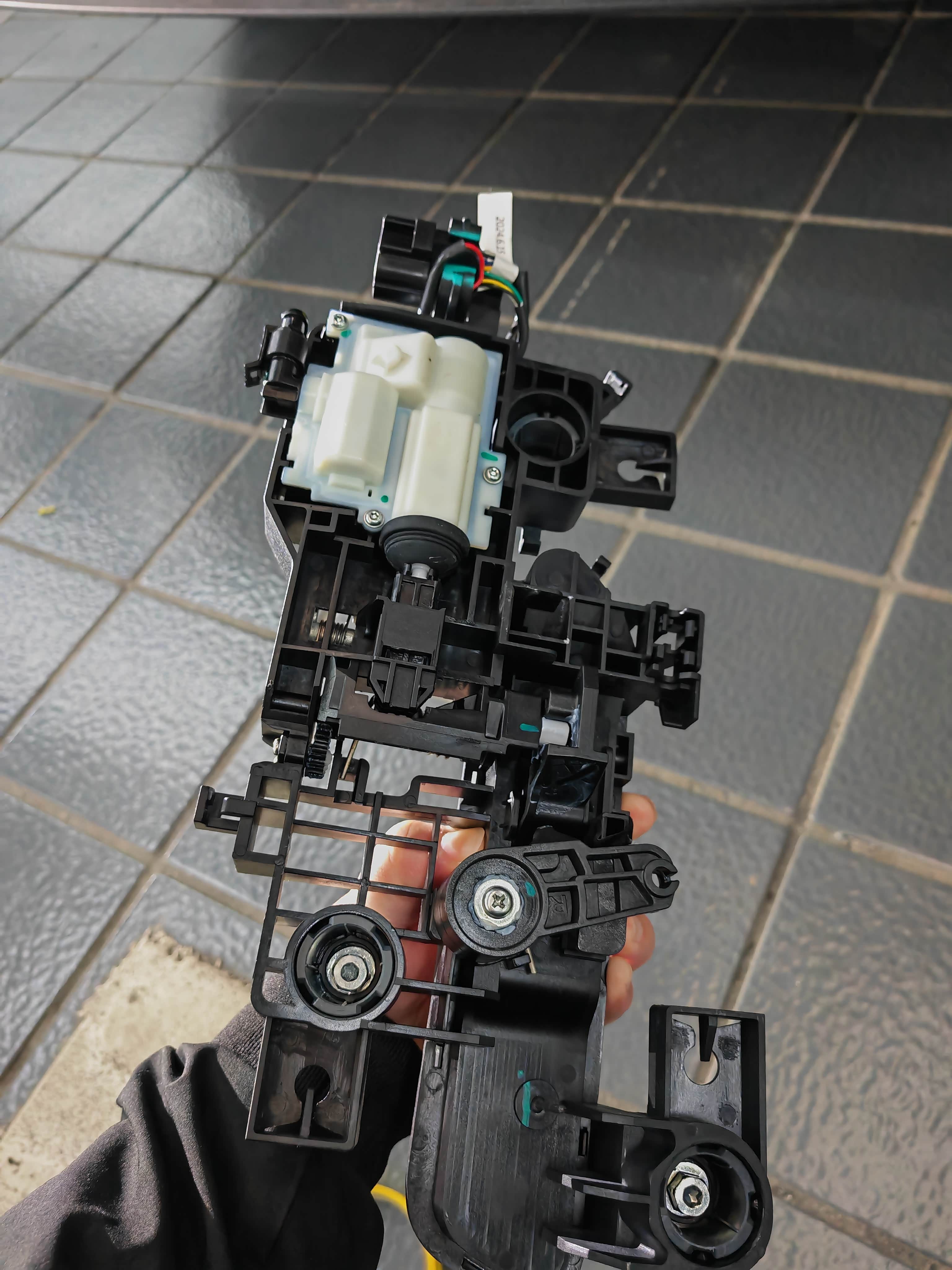 【图】东风奕派008门把手锁车不回弹？4S店免费更换太省心_eπ008论坛_汽车之家论坛