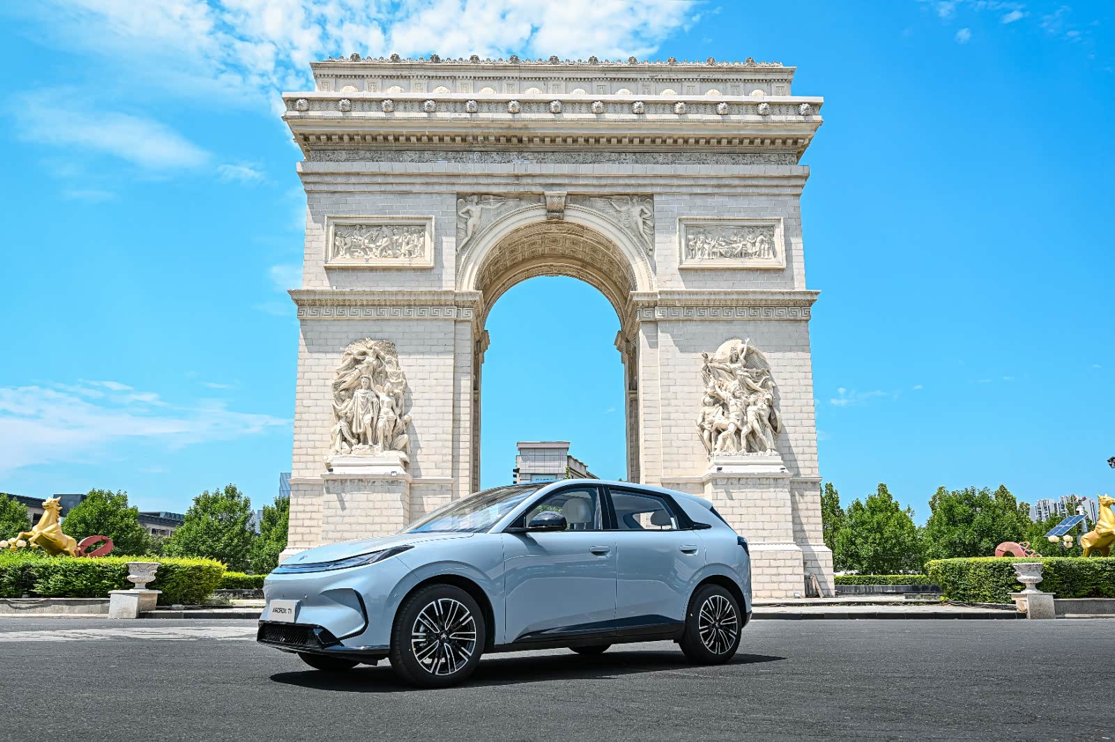 【图】配置价格双重较量 极狐T1 6.88万起碾压星愿MG4元UP_星愿论坛_汽车之家论坛