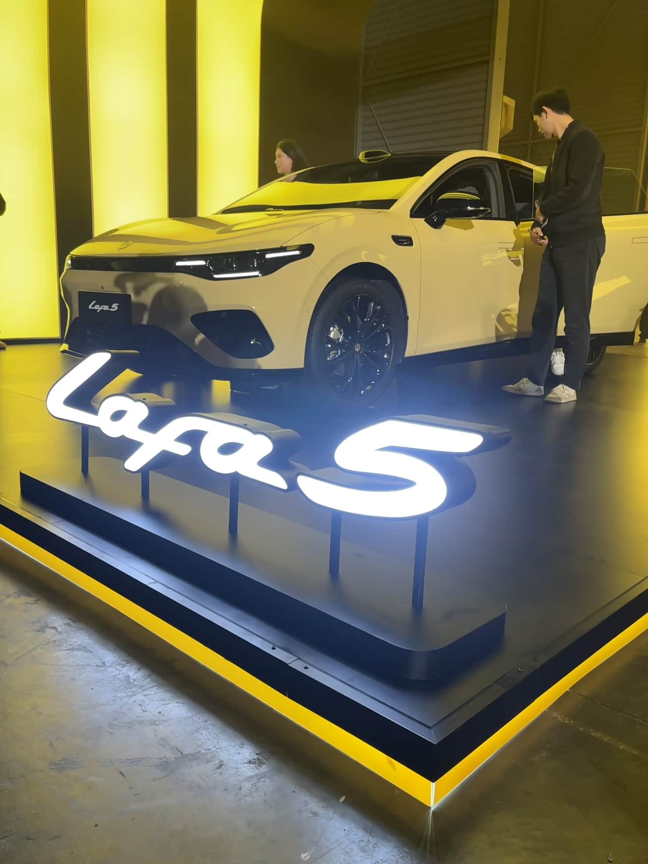 【图】今天晚上7点终于等到了备受期待的Lafa5预售发布会在杭州盛_零跑Lafa5论坛_汽车之家论坛