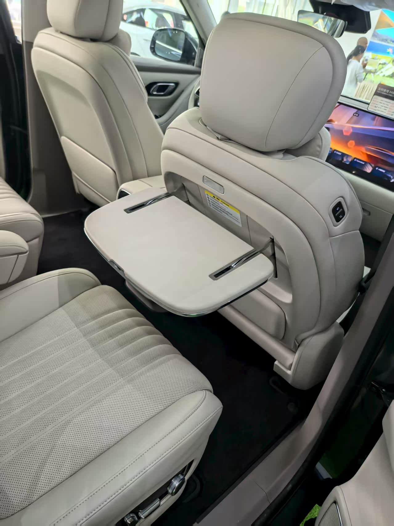 【图】#银河M9 185身高坐第三排刚刚好，第二排三指，乘坐总体舒_银河M9论坛_汽车之家论坛