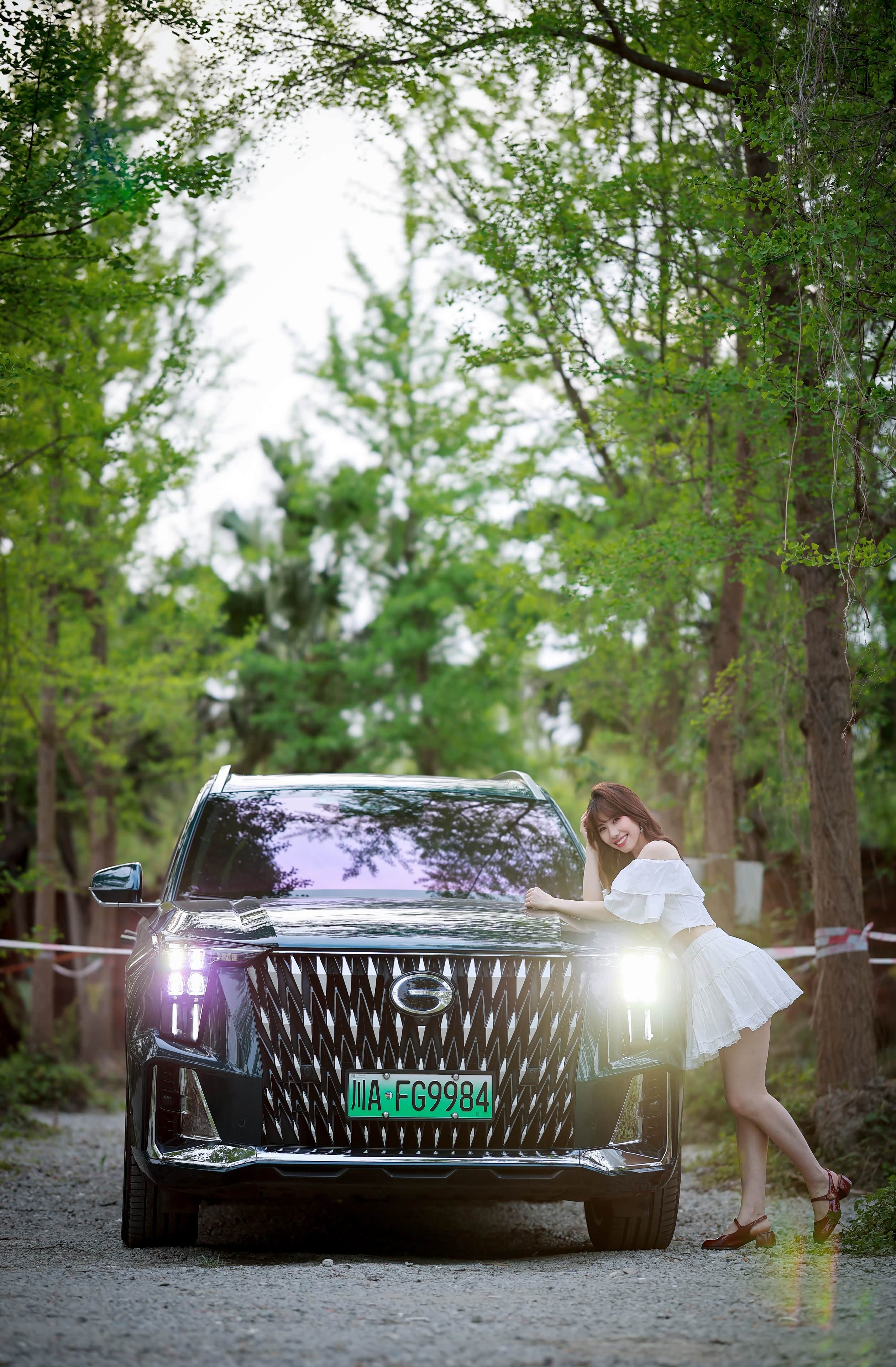 【图】我与传祺ES9的一天：树林里的“红鞋白裙”车模秀_传祺ES9论坛_汽车之家论坛