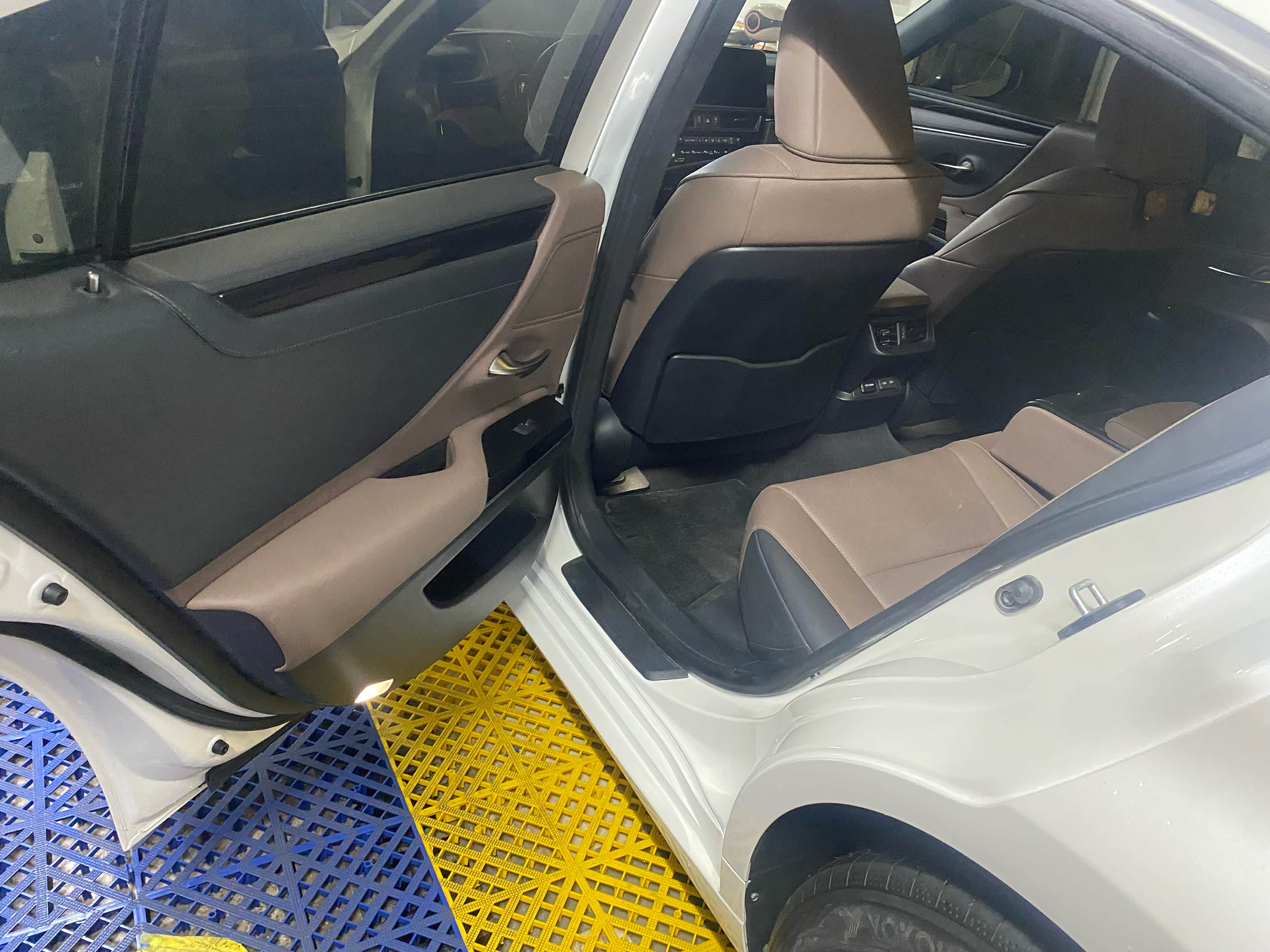 【图】出23年1月雷克萨斯ES200 一手卖美女座驾 实表4万多公_雷克萨斯ES论坛_汽车之家论坛