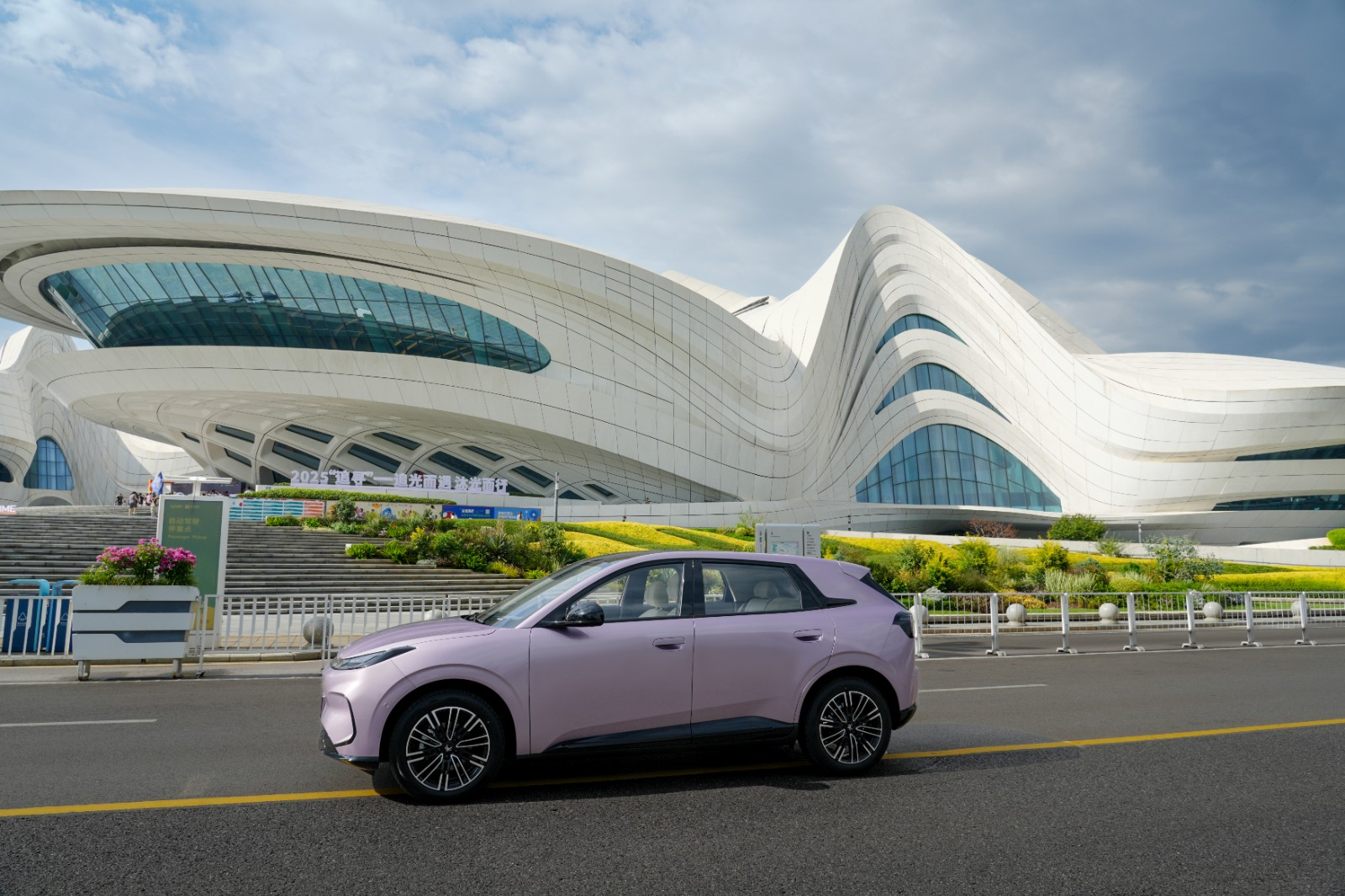 【图】6.88万起预售爆火！极狐T1两小时订单破万超MG4_极狐T1论坛_汽车之家论坛