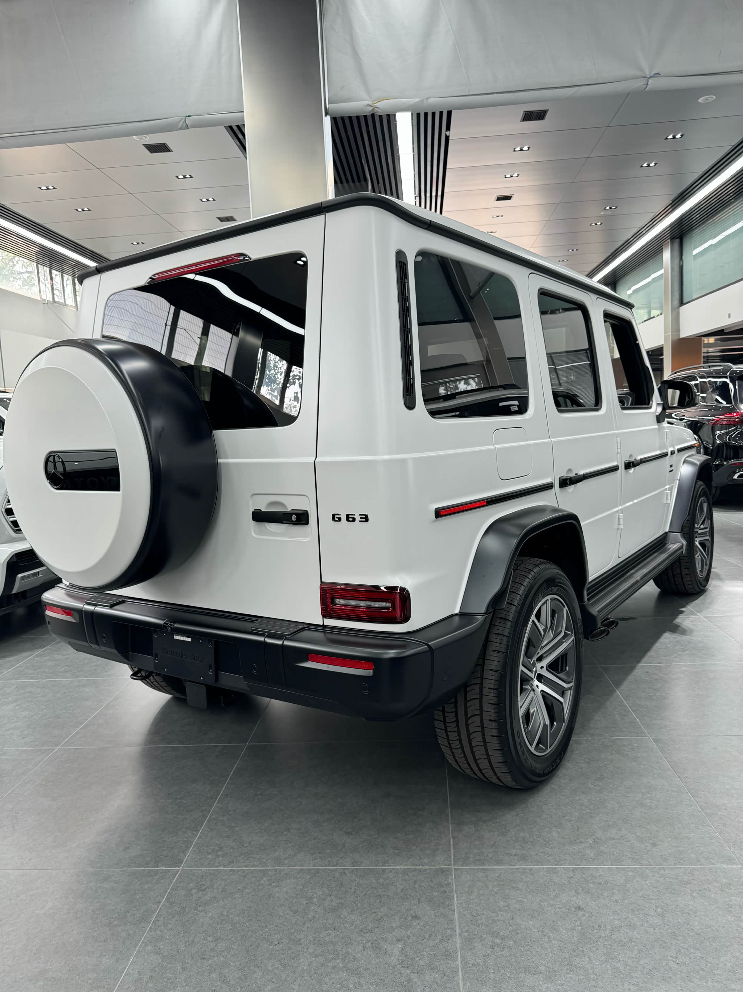 【图】熊猫配色磨砂白外观奔驰G63_奔驰AMG论坛_汽车之家论坛