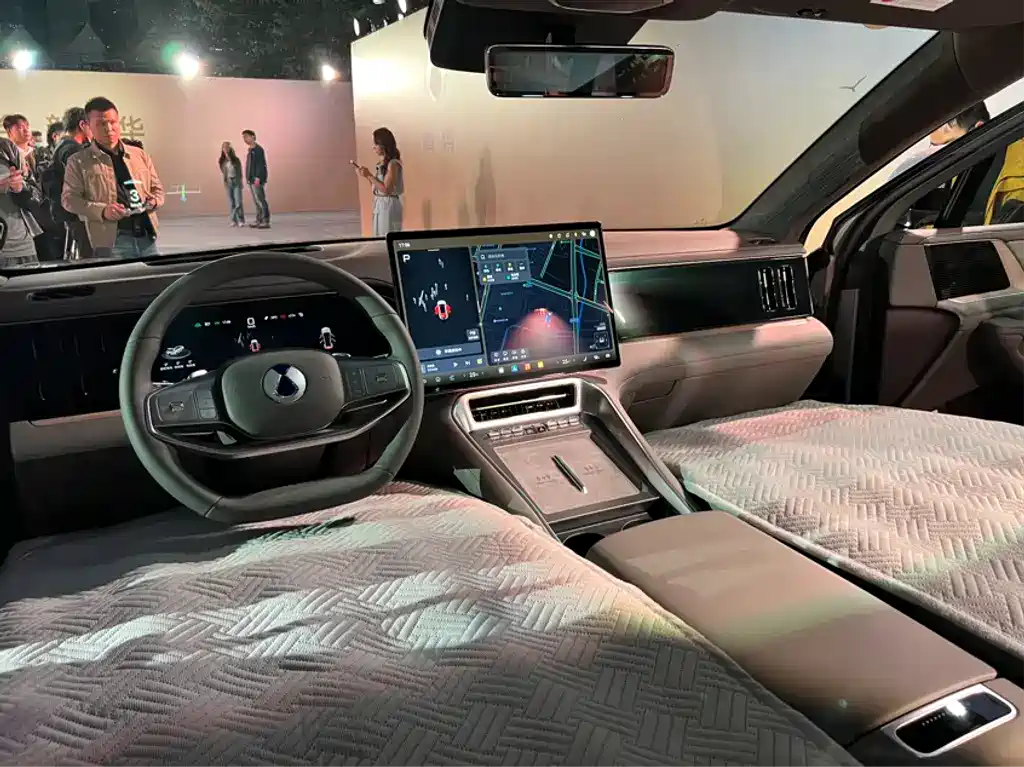 【图】女生看6座：腾势N8L颜值实用在线，要爆！_长安启源A07论坛_汽车之家论坛