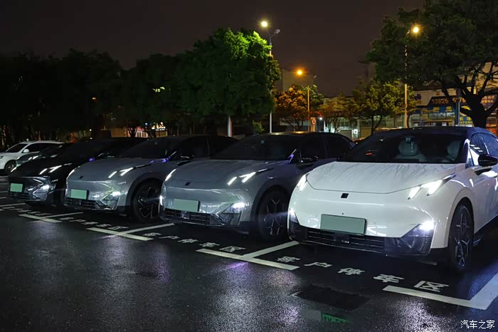 【图】聊一下Z20独有的流光尾灯_领克Z20论坛_汽车之家论坛