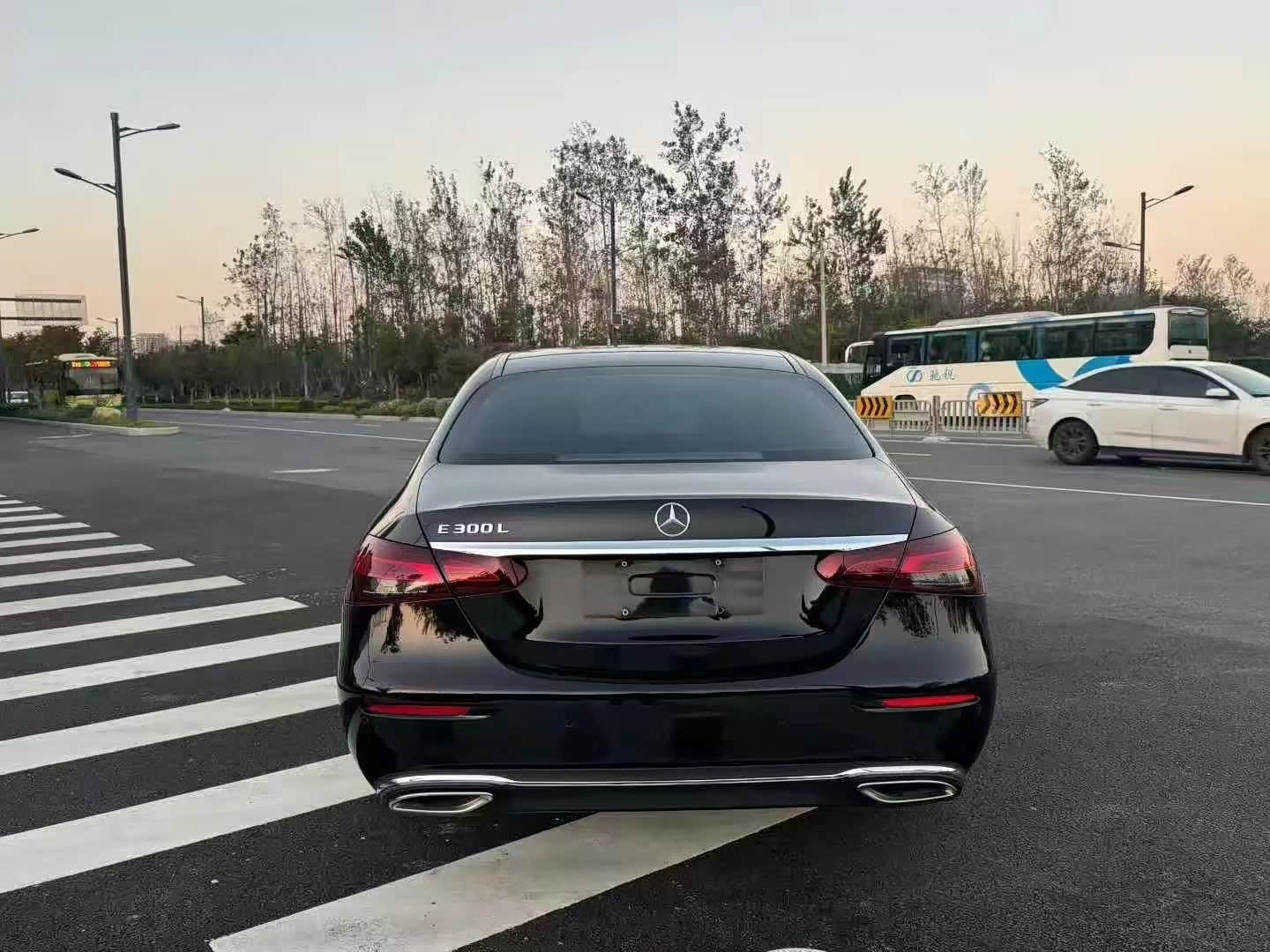 【图】全款26.99万 21年21款奔驰E300L原厂黑立棕360_奔驰E级论坛_汽车之家论坛