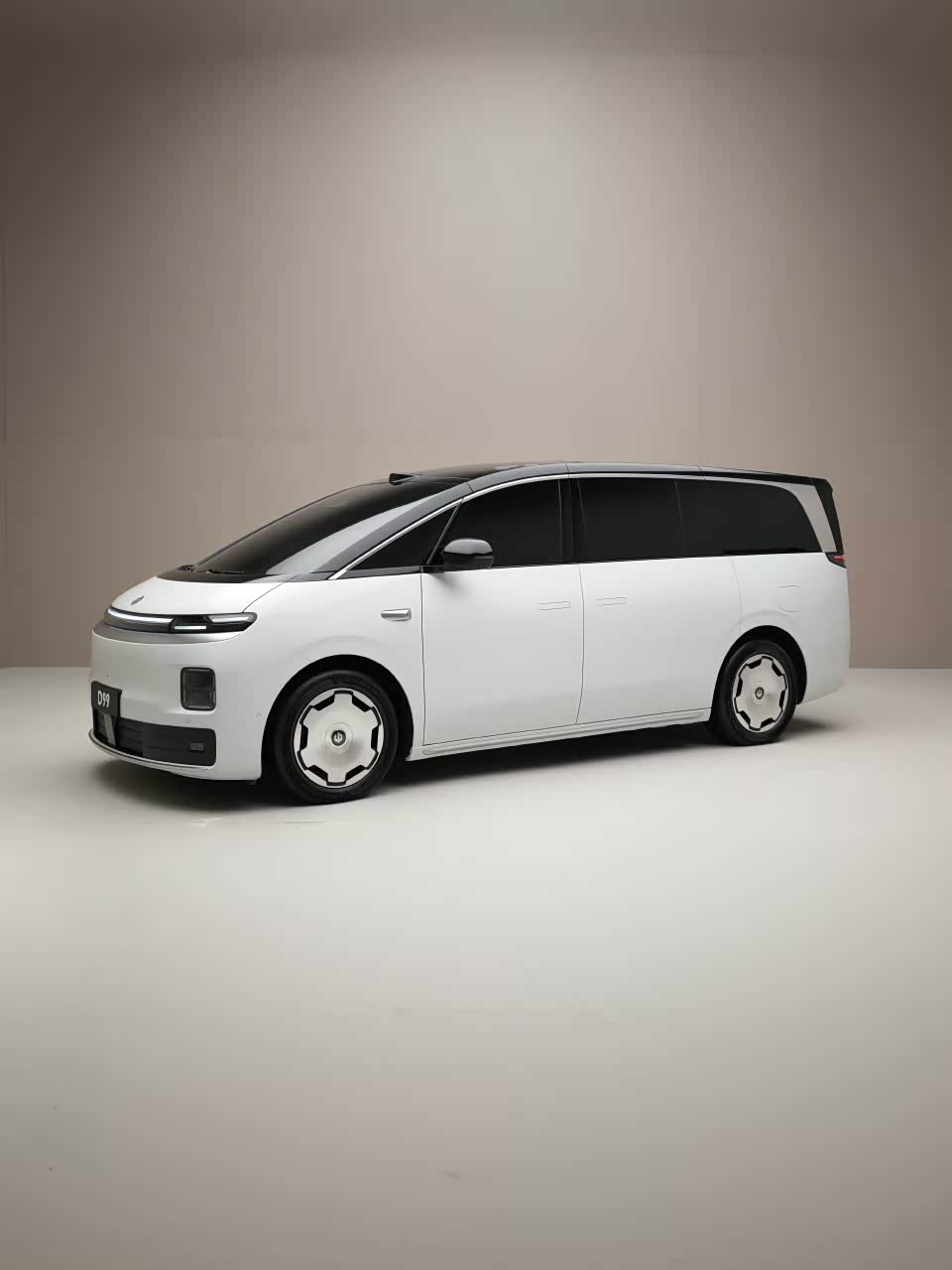 【图】零跑MPV来了！ 在豪华MPV市场被品牌溢价与固化配置长期定_零跑D99论坛_汽车之家论坛