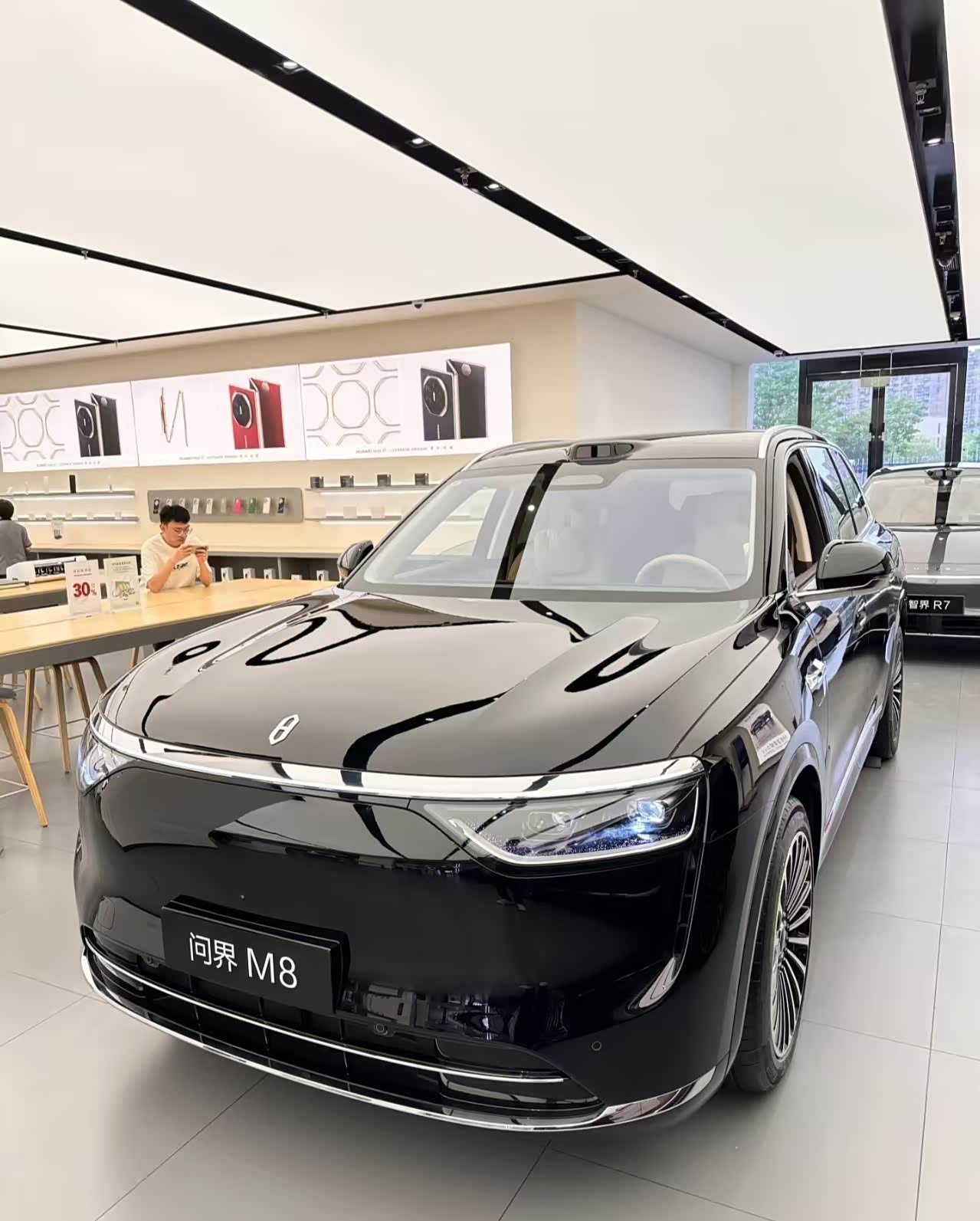 【图】问界M8：200天12万台，它成为四十万级家庭的“最优解”？_问界M8论坛_汽车之家论坛