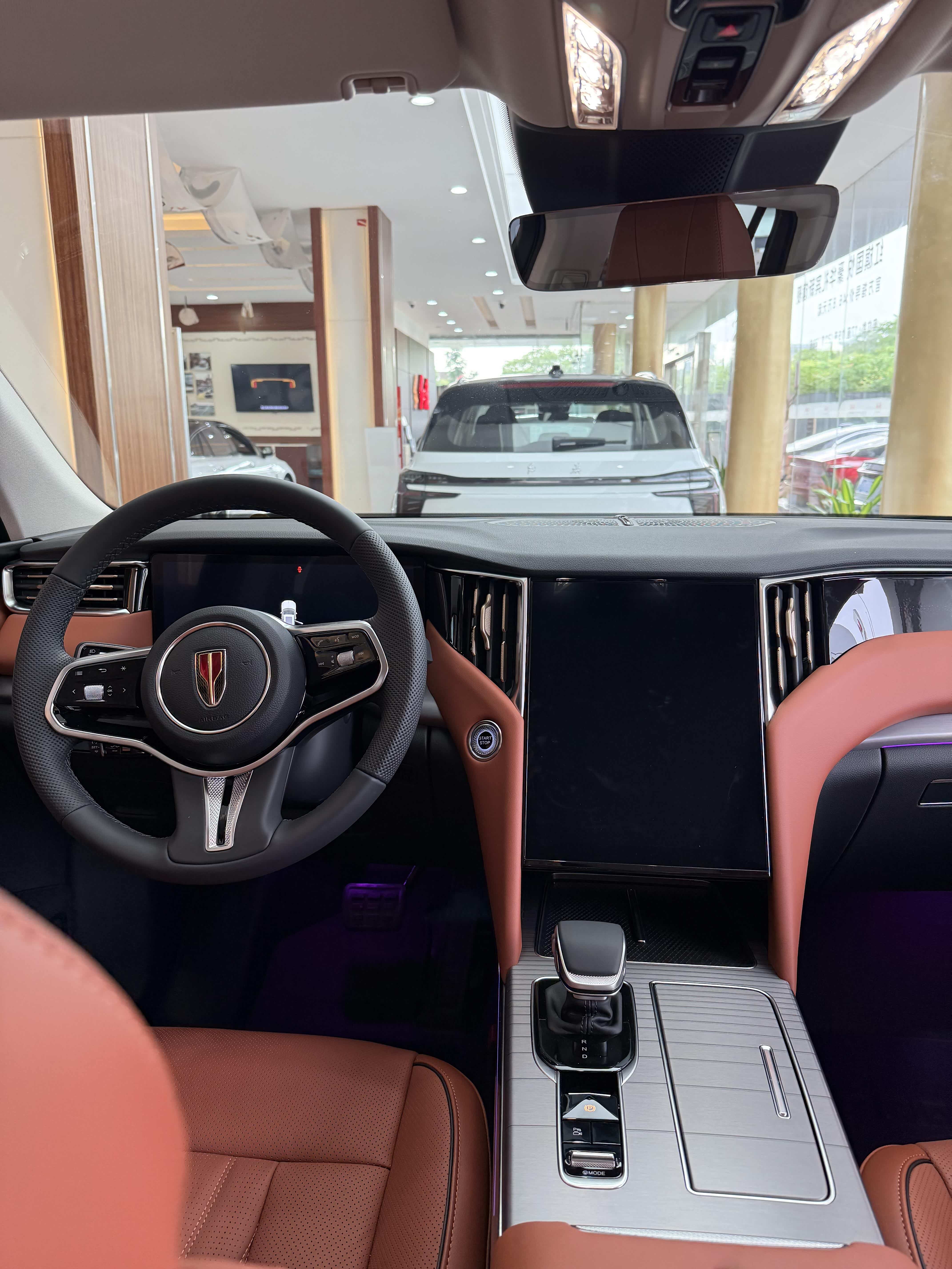 【图】走进红旗4s汽车展厅，红旗 HS7 PHEV 宛如一位优雅的_红旗HS7 PHEV论坛_汽车之家论坛