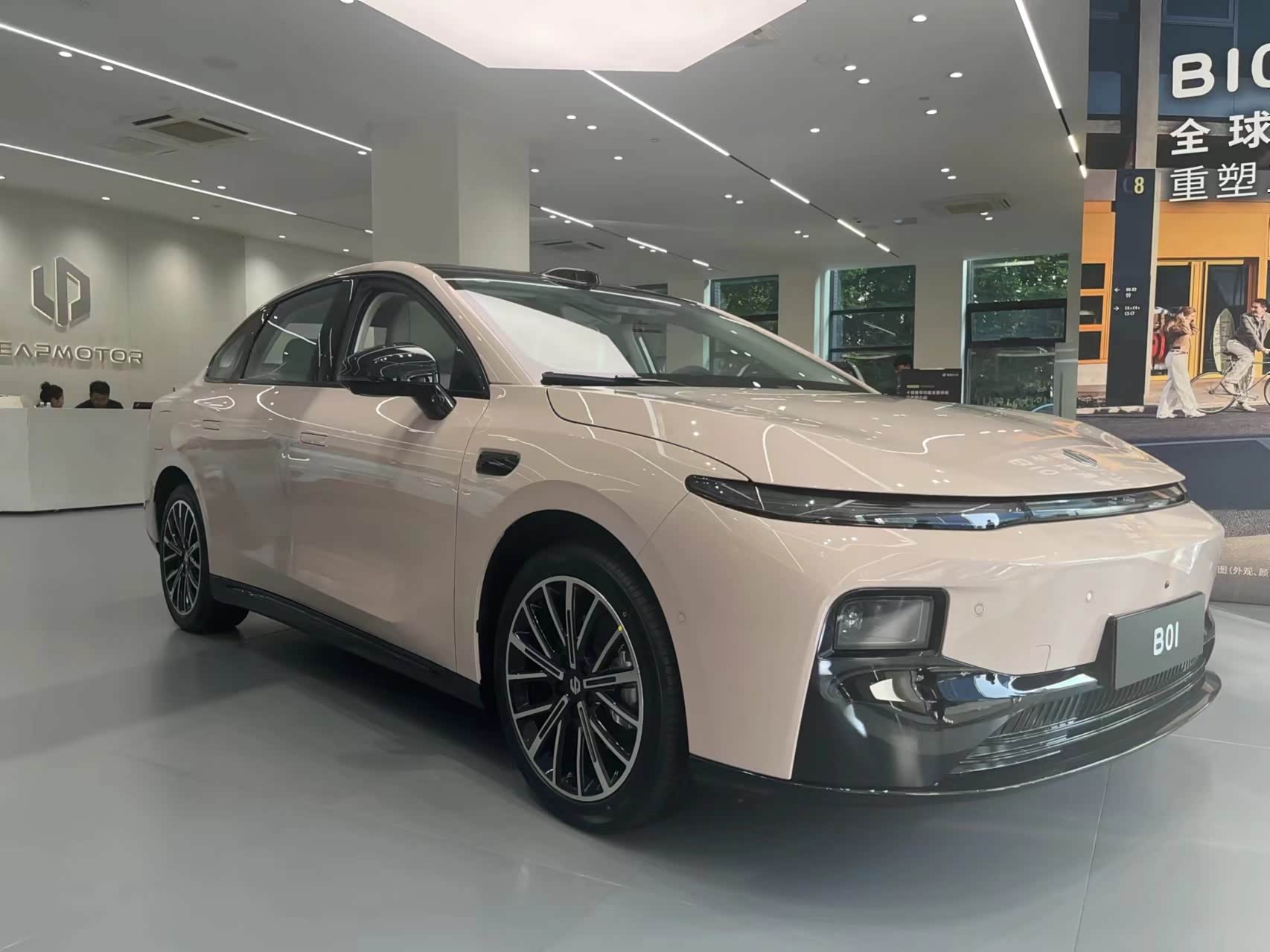 【图】在零跑B01的发布会上，这款车以其卓越的产品亮点，全方位展现_零跑B01论坛_汽车之家论坛