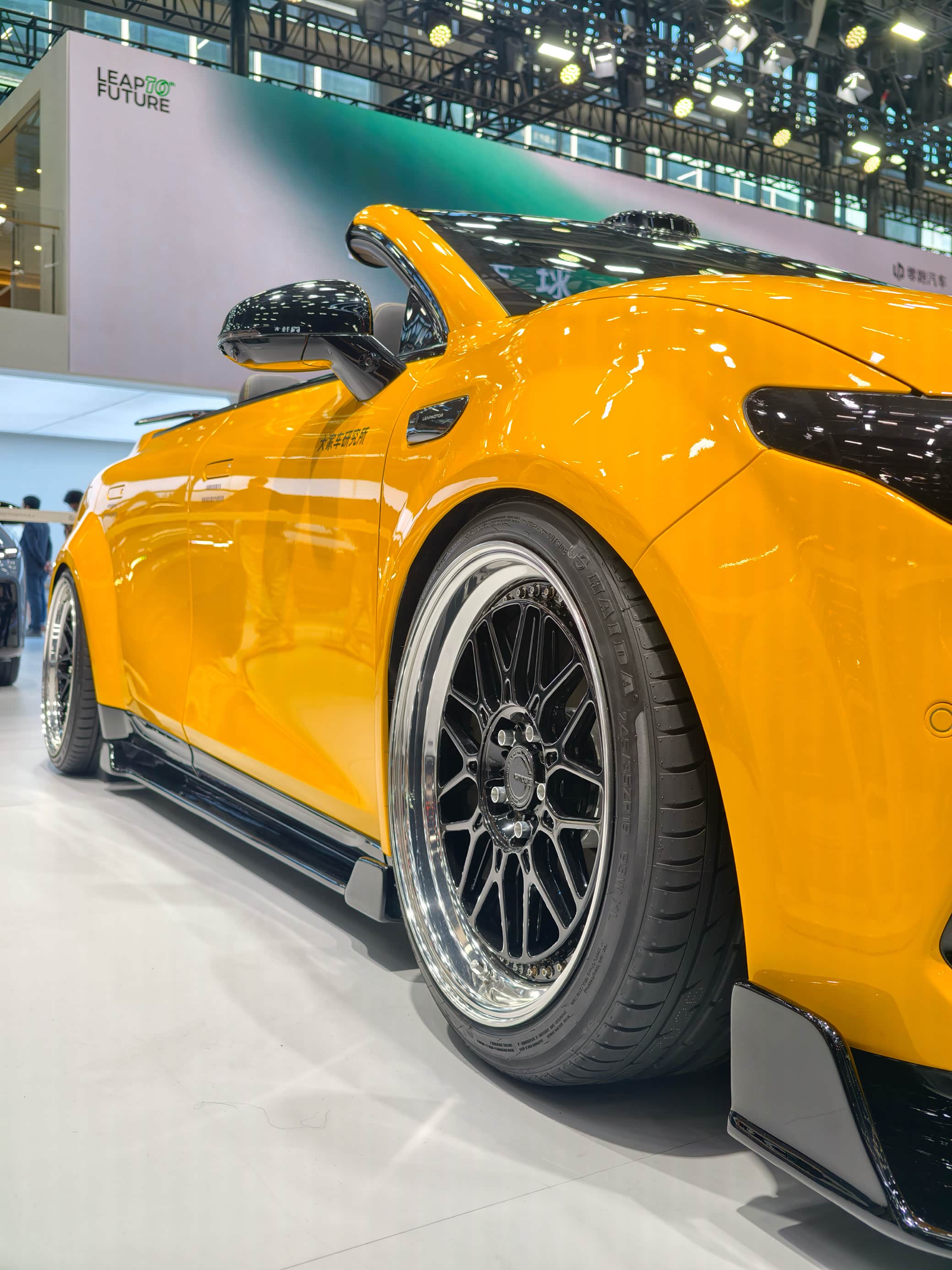 【图】谁能拒绝一台“会发光”的平民敞篷？零跑 Lafa5 敞篷版，_零跑Lafa5论坛_汽车之家论坛