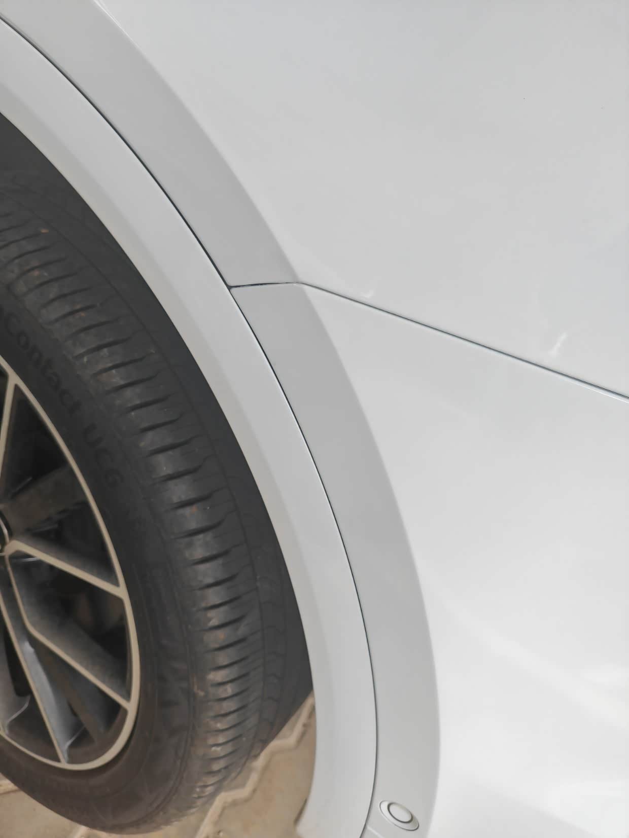 【图】倒车，把停车位里的车剐蹭了。_奥迪Q5/Q5L论坛_汽车之家论坛