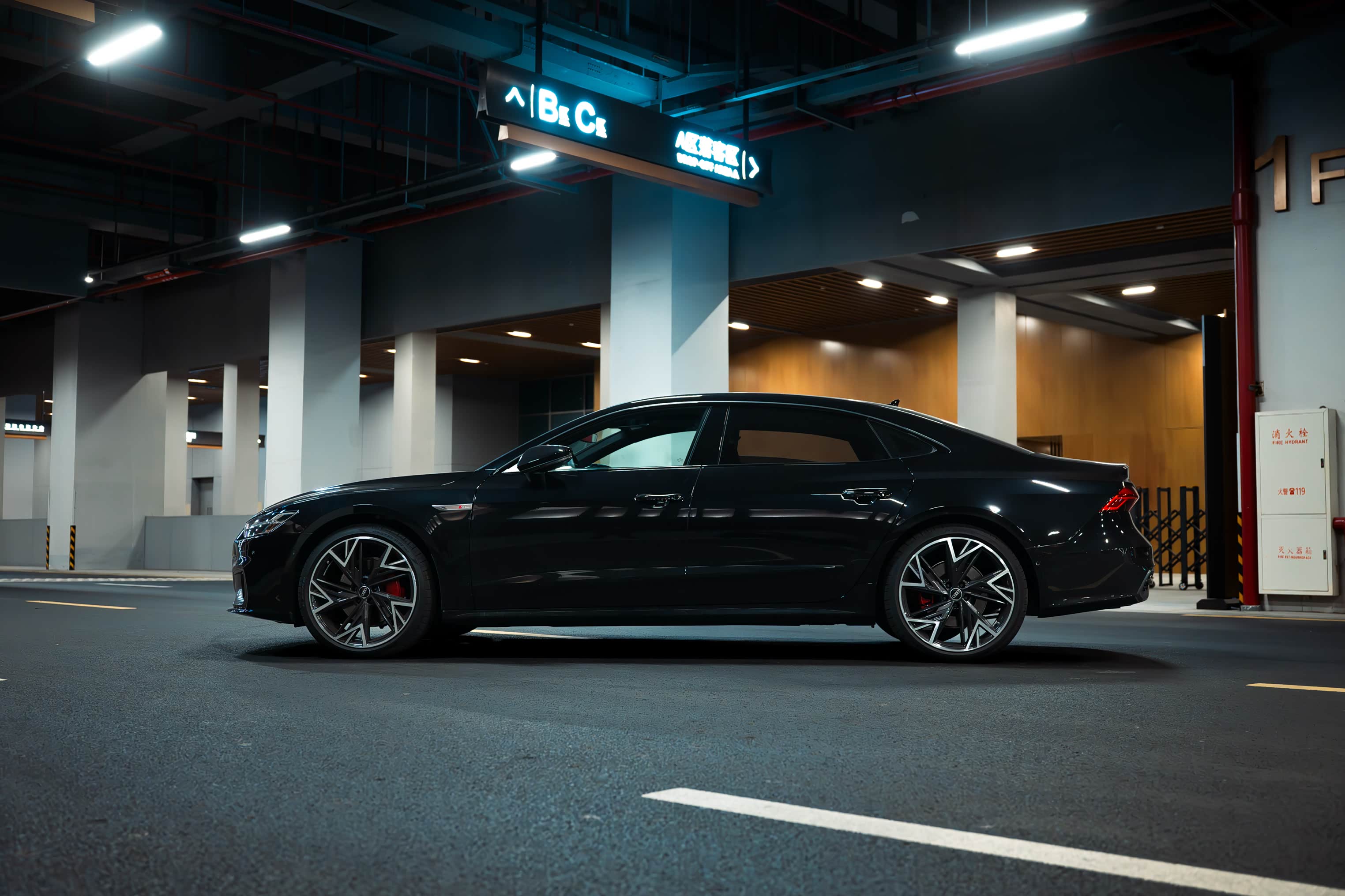 【图】谁懂！这台黑武士A7L帅到我心巴上了！_奥迪A7L论坛_汽车之家论坛