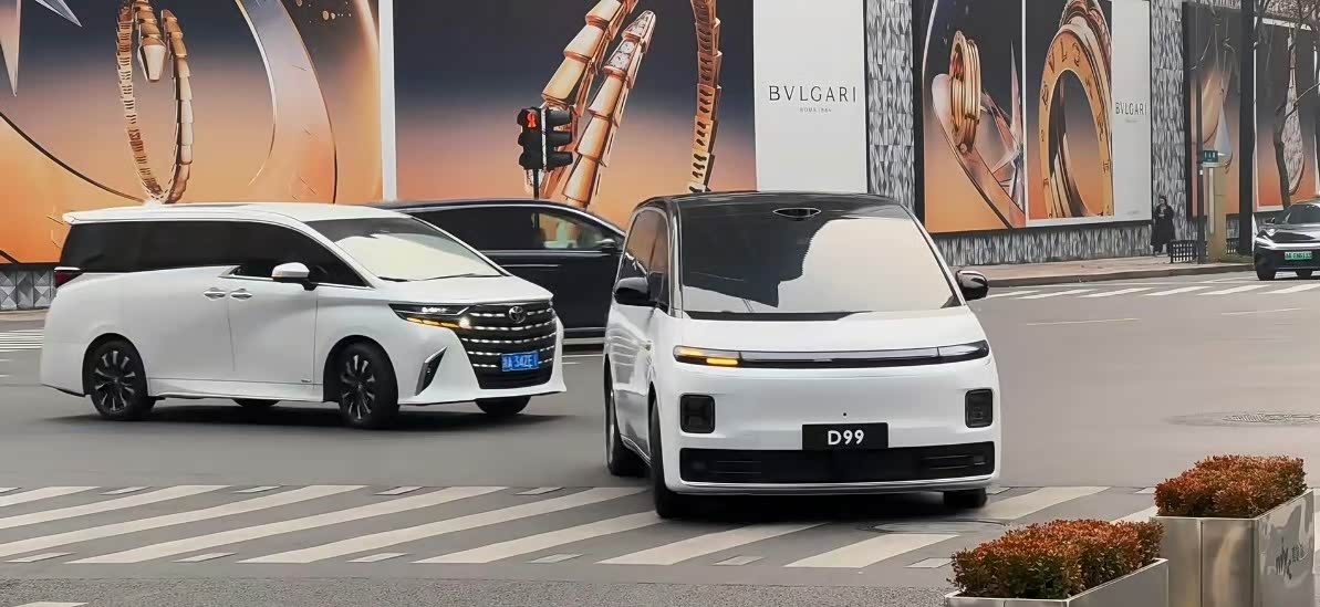 【图】谁说零跑没有豪华MPV的，这不，零跑D99不就来了，一看这图_零跑D99论坛_汽车之家论坛