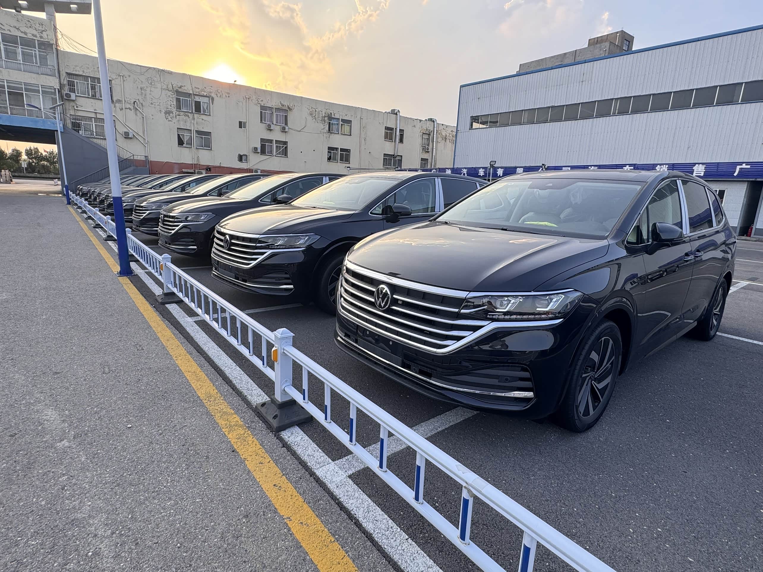 有了全款204800的威然豪华版，199800的商务瞬间不香_威然论坛_手机汽车之家