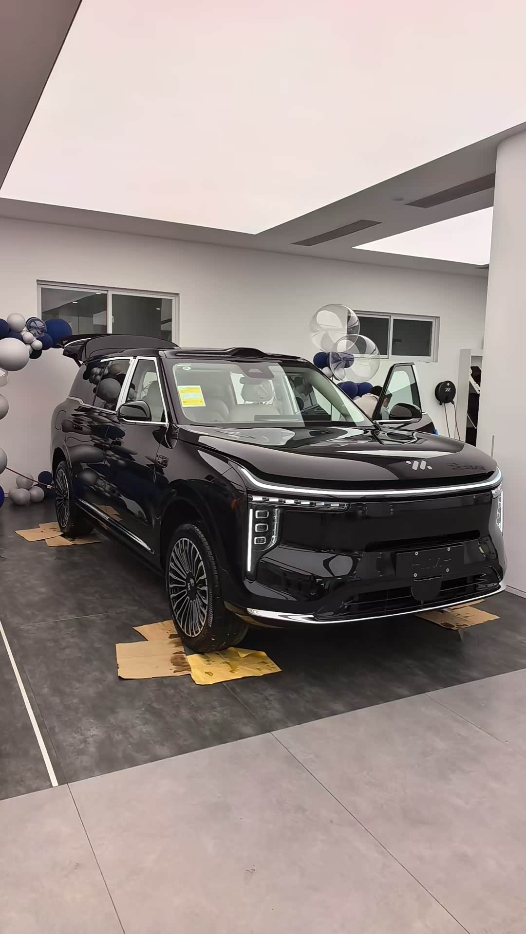 【图】LS9产线加速车主补贴焦虑排队_智己LS9论坛_汽车之家论坛