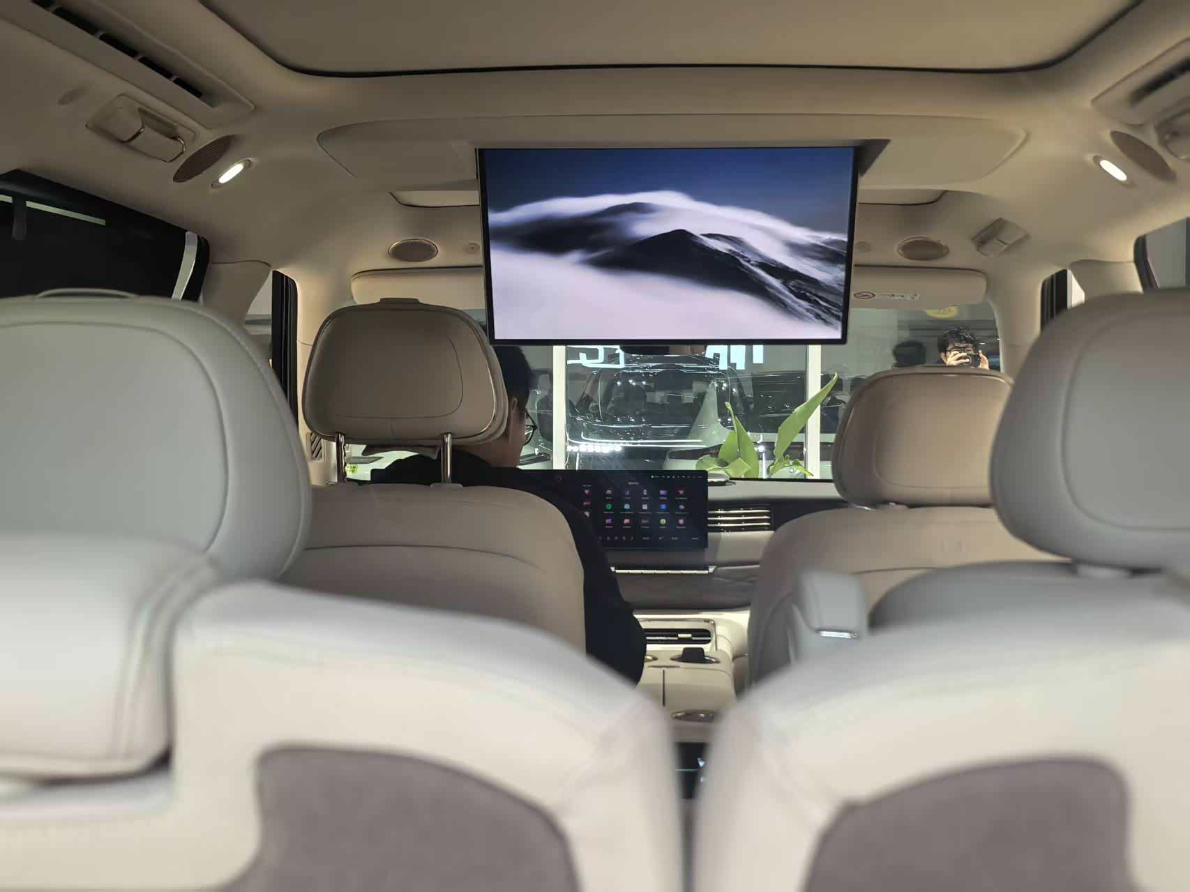 【图】今晚，智己LS9正式登场。它不谈虚言，只用一系列顶级配置，精_智己LS9论坛_汽车之家论坛