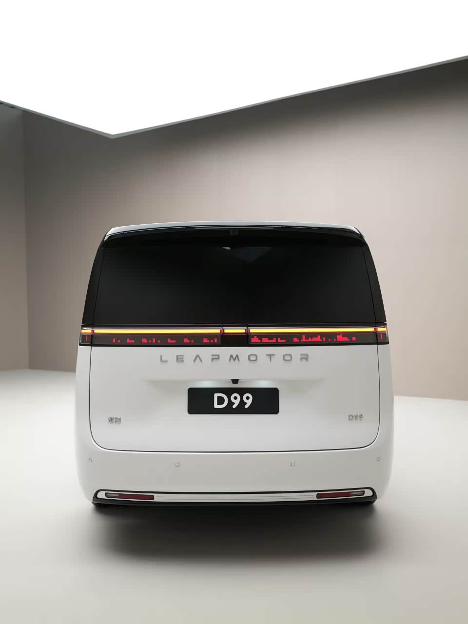 【图】零跑MPV来了！ 在豪华MPV市场被品牌溢价与固化配置长期定_零跑D99论坛_汽车之家论坛