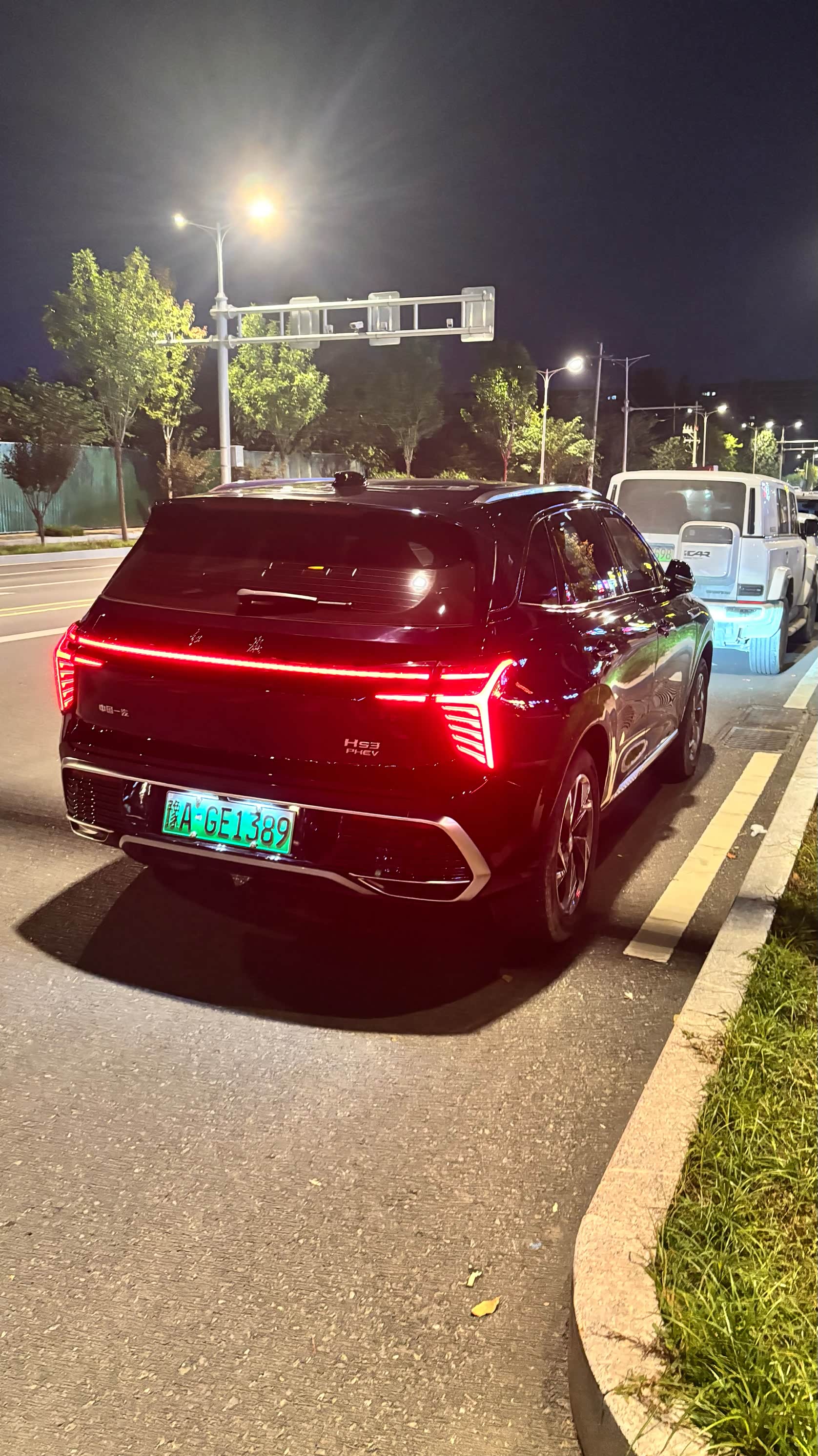 【图】中国红”焕新！洗车时再夸一次红旗HS3 PHEV的颜值暴击_红旗HS5论坛_汽车之家论坛