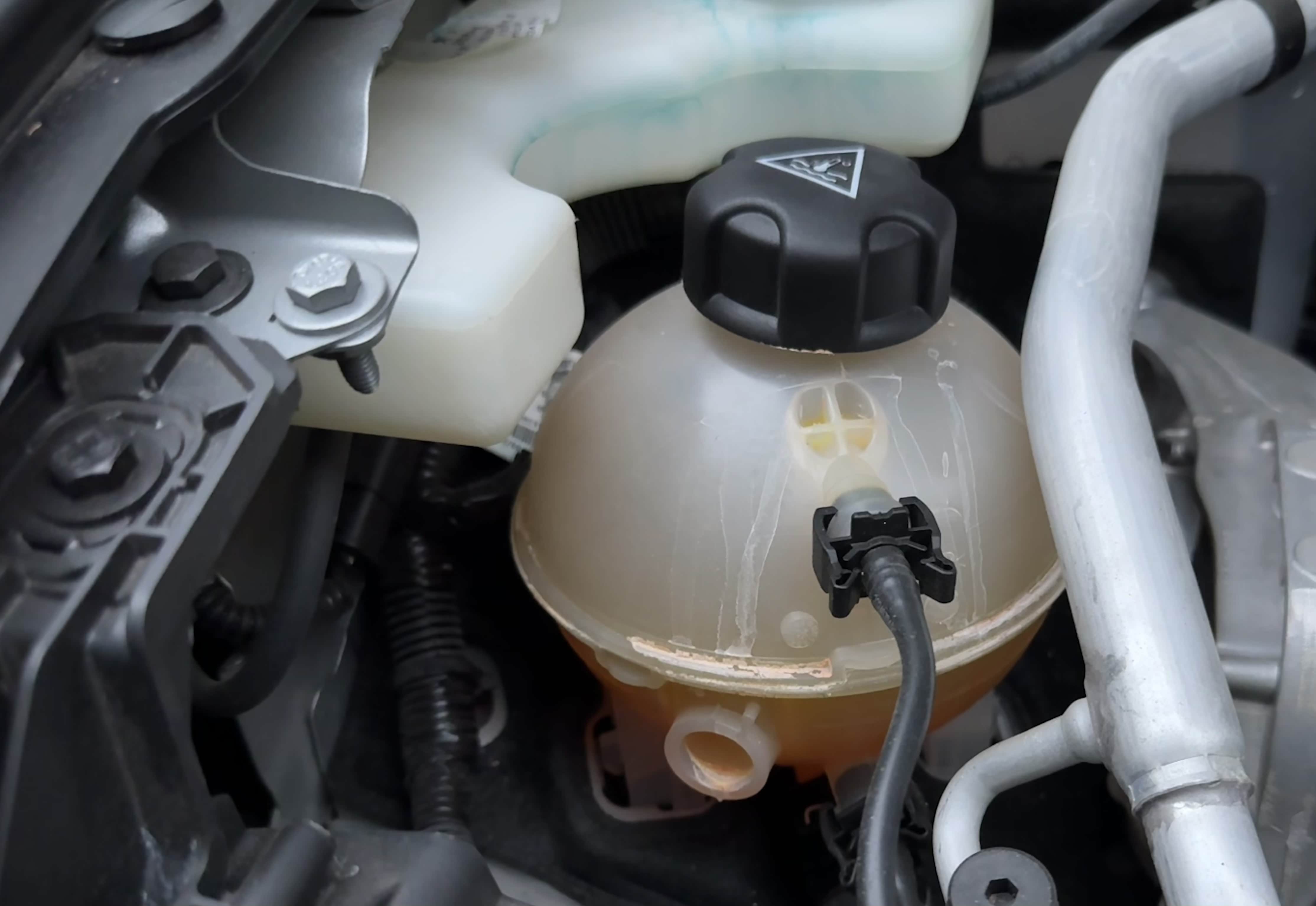 【图】标致508L加玻璃水_标致508论坛_汽车之家论坛