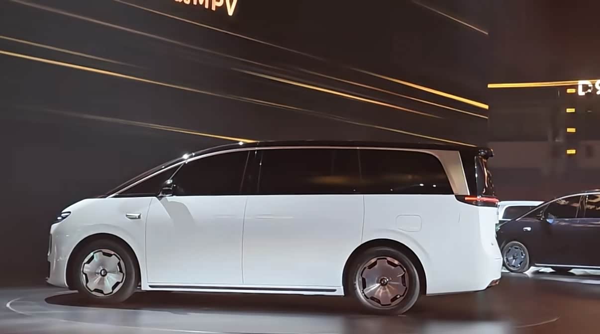 【图】80.3度大电池 零跑D99要掀MPV局_零跑D99论坛_汽车之家论坛