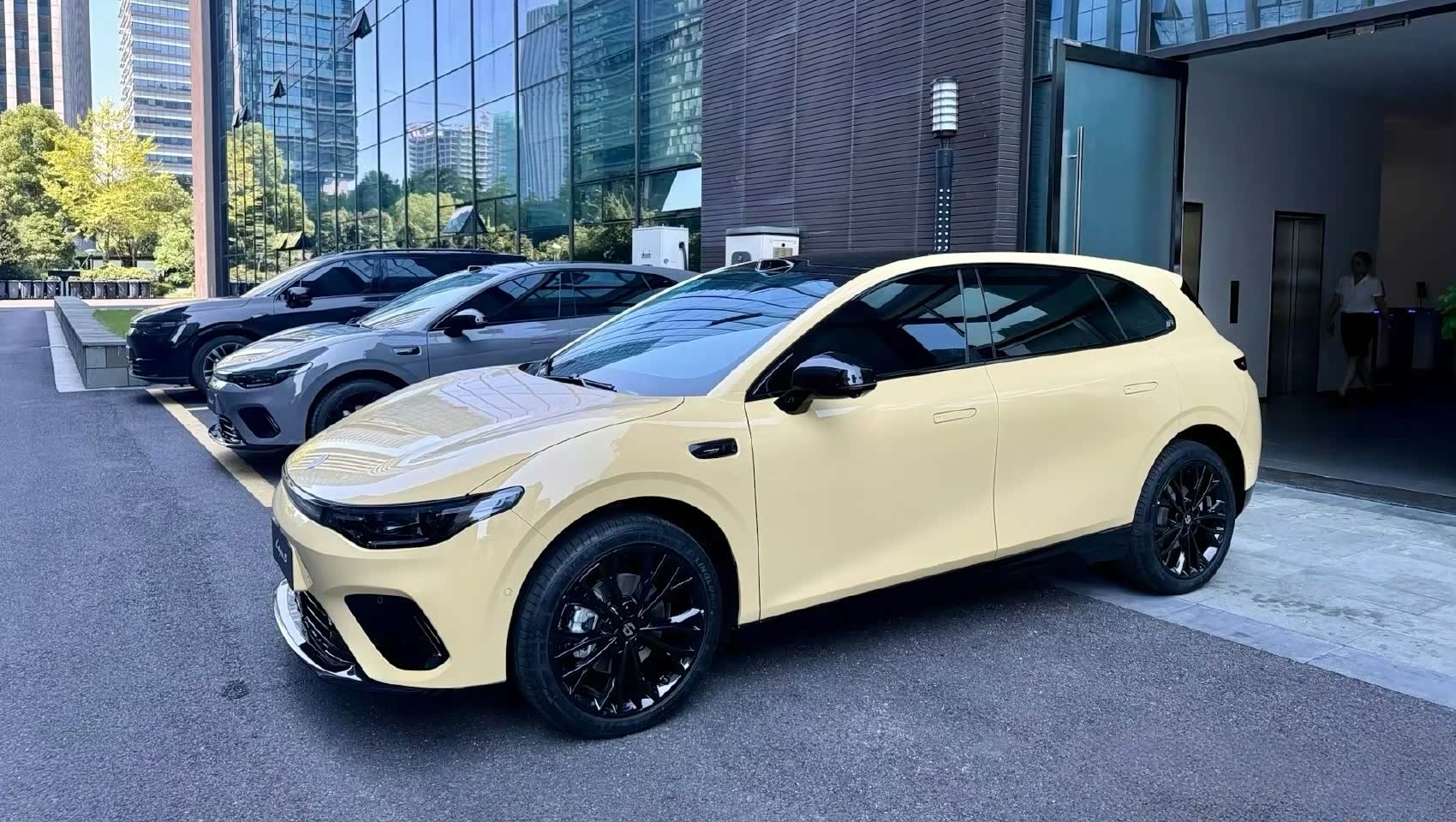 【图】零跑Lafa5&小蓝灯_零跑Lafa5论坛_汽车之家论坛