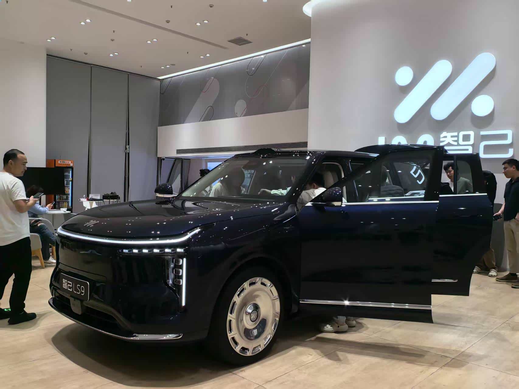 【图】LS6车主评LS9：旅行家用功能拉满，升级超戳痛点！_智己LS9论坛_汽车之家论坛