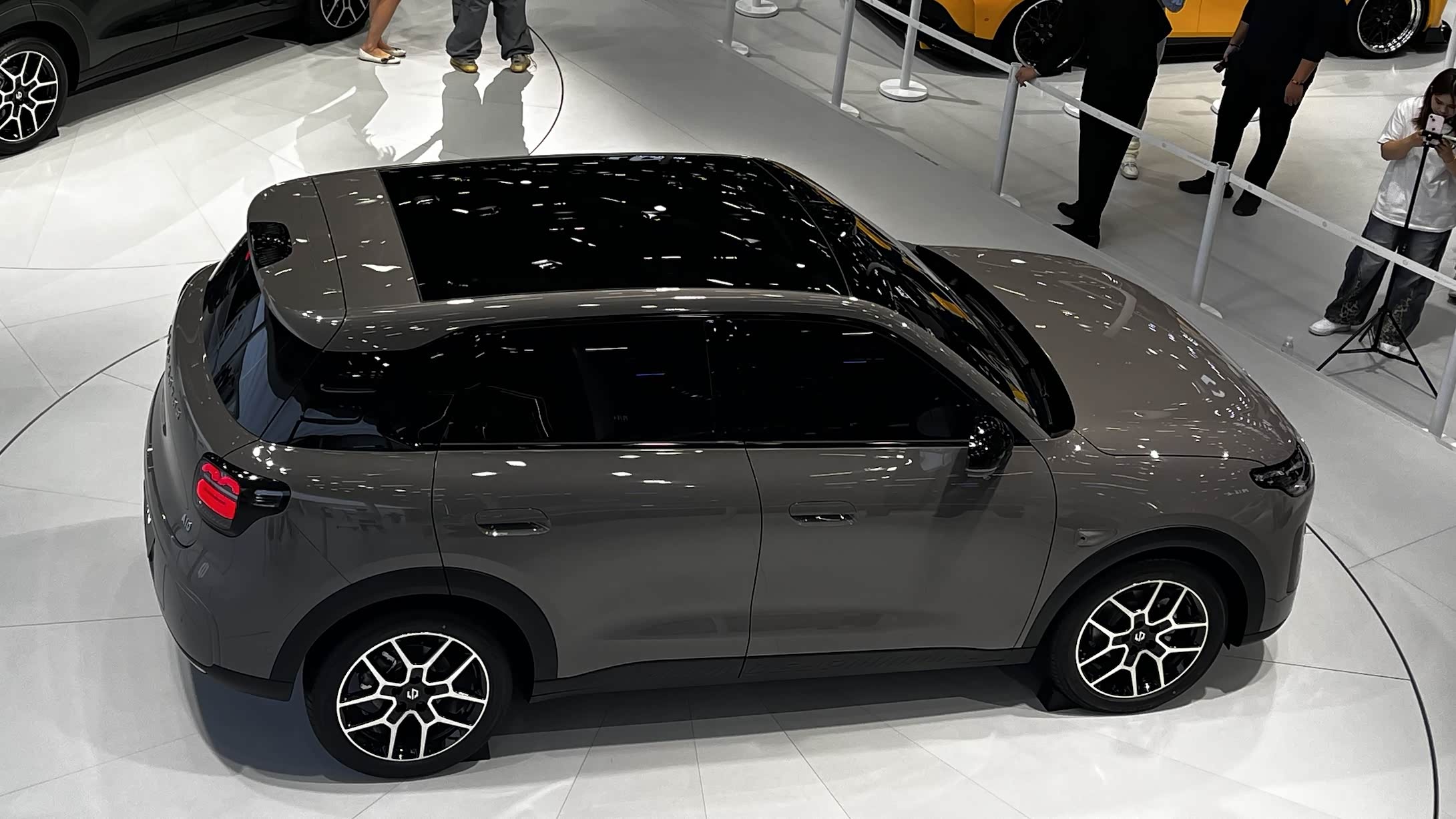 【图】零跑-A10首次亮相：广州车展_漳州论坛_汽车之家论坛