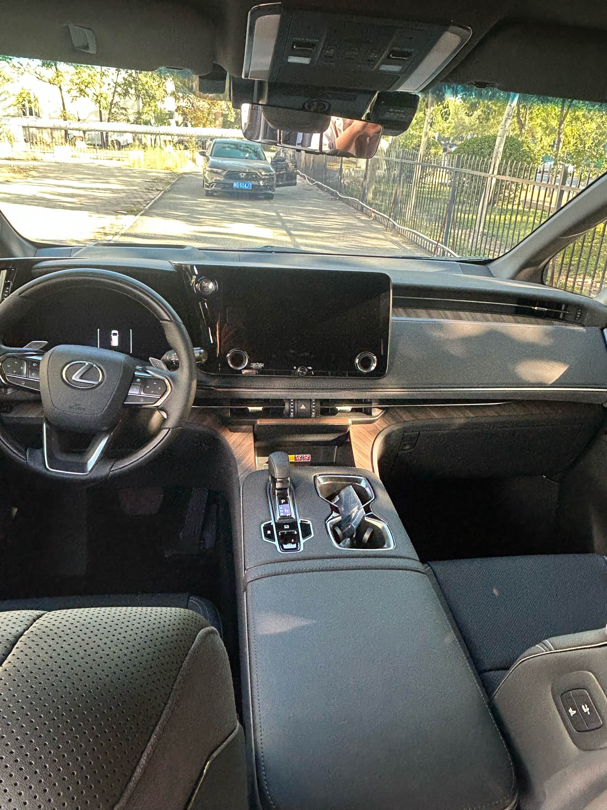 【图】25款雷克萨斯LM500h?2.4T?油电混动??6座 颜色_雷克萨斯LM论坛_汽车之家论坛