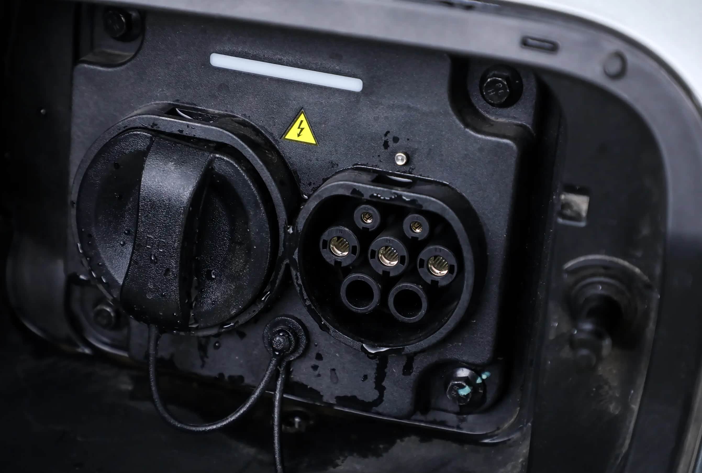 【图】风云A8L的充电接口_风云A8L论坛_汽车之家论坛