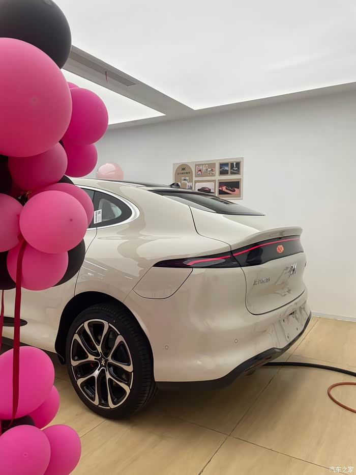 【图】终于提车喽。_智己LS6论坛_汽车之家论坛