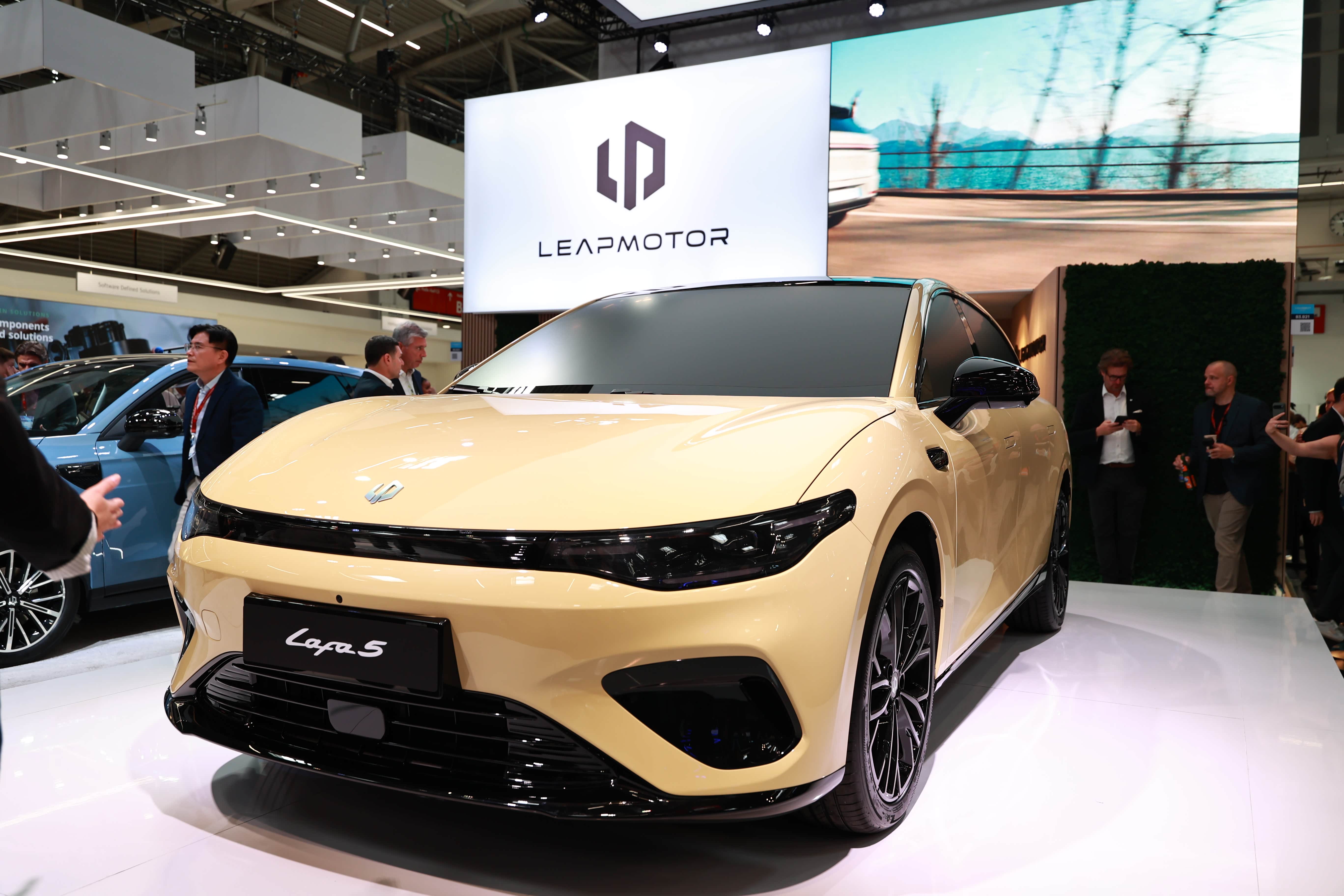 【图】慕尼黑Lafa5首秀 9月8日，零跑新款车Lafa5在慕尼黑_零跑Lafa5论坛_汽车之家论坛