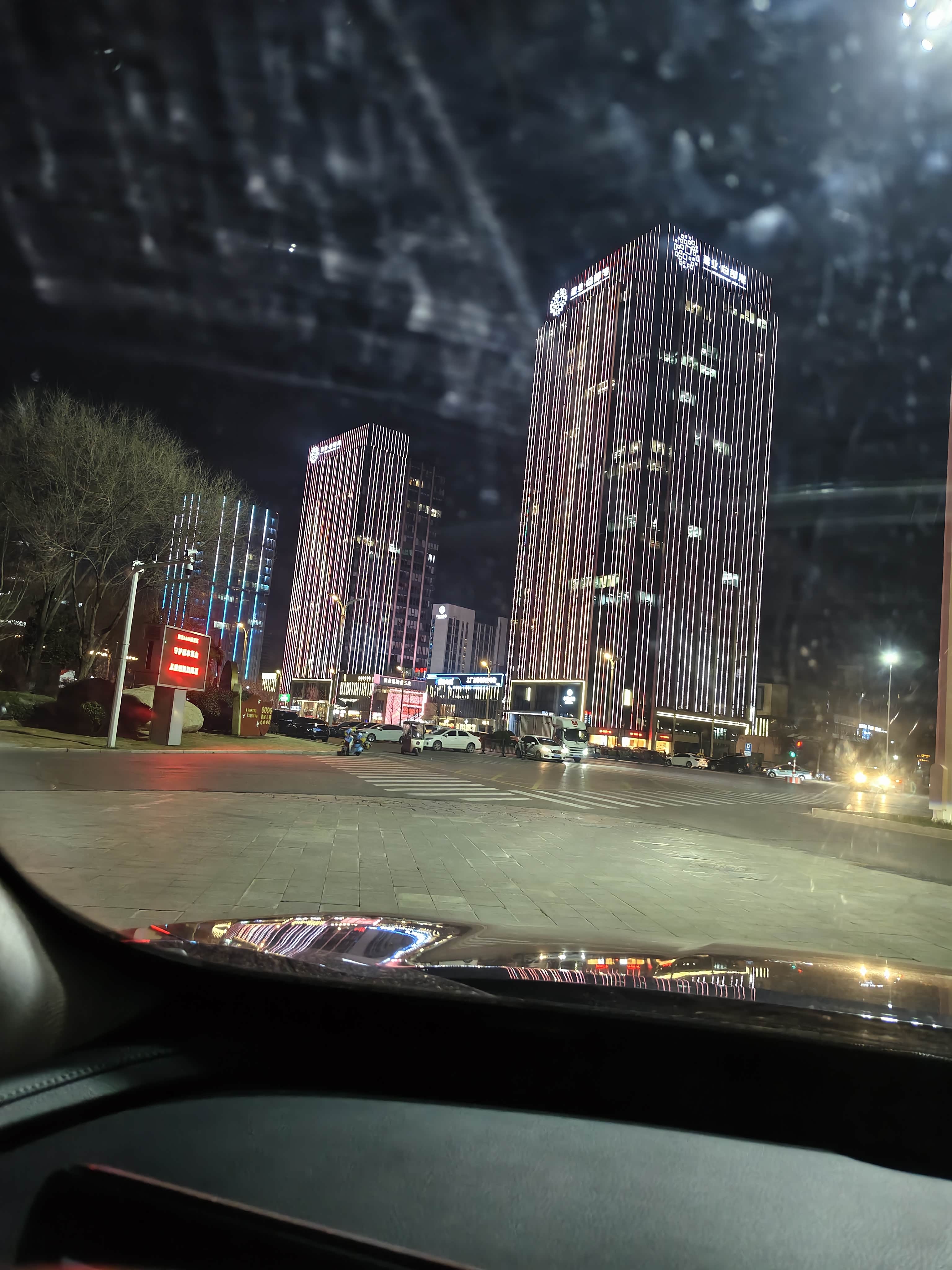 【图】四年老车主瑞虎8 PLUS夜景实拍：依旧是家庭出行的靠谱伙伴_瑞虎8 PLUS论坛_汽车之家论坛