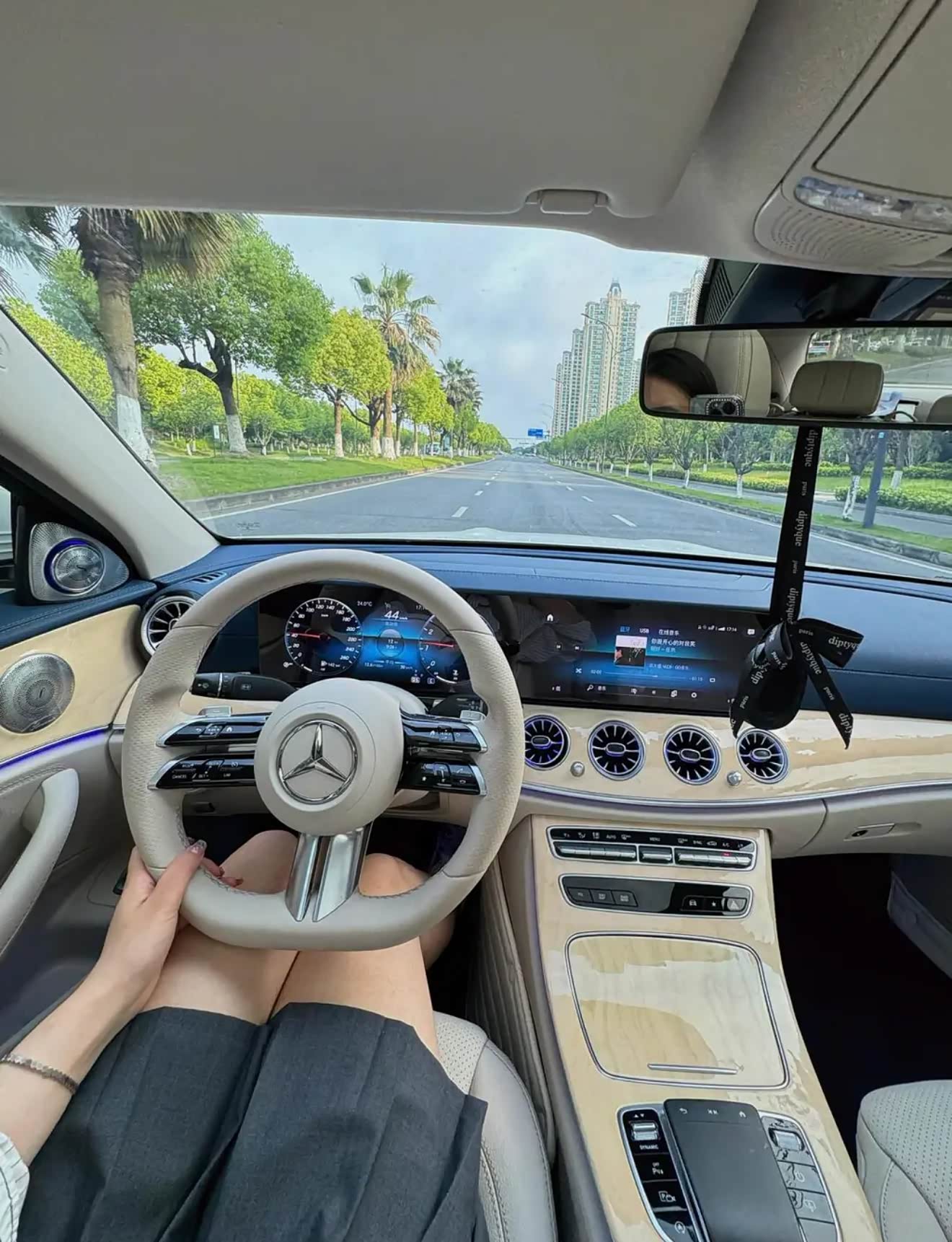 【图】昆明奔驰E300时尚型豪华型立标_奔驰E级论坛_汽车之家论坛