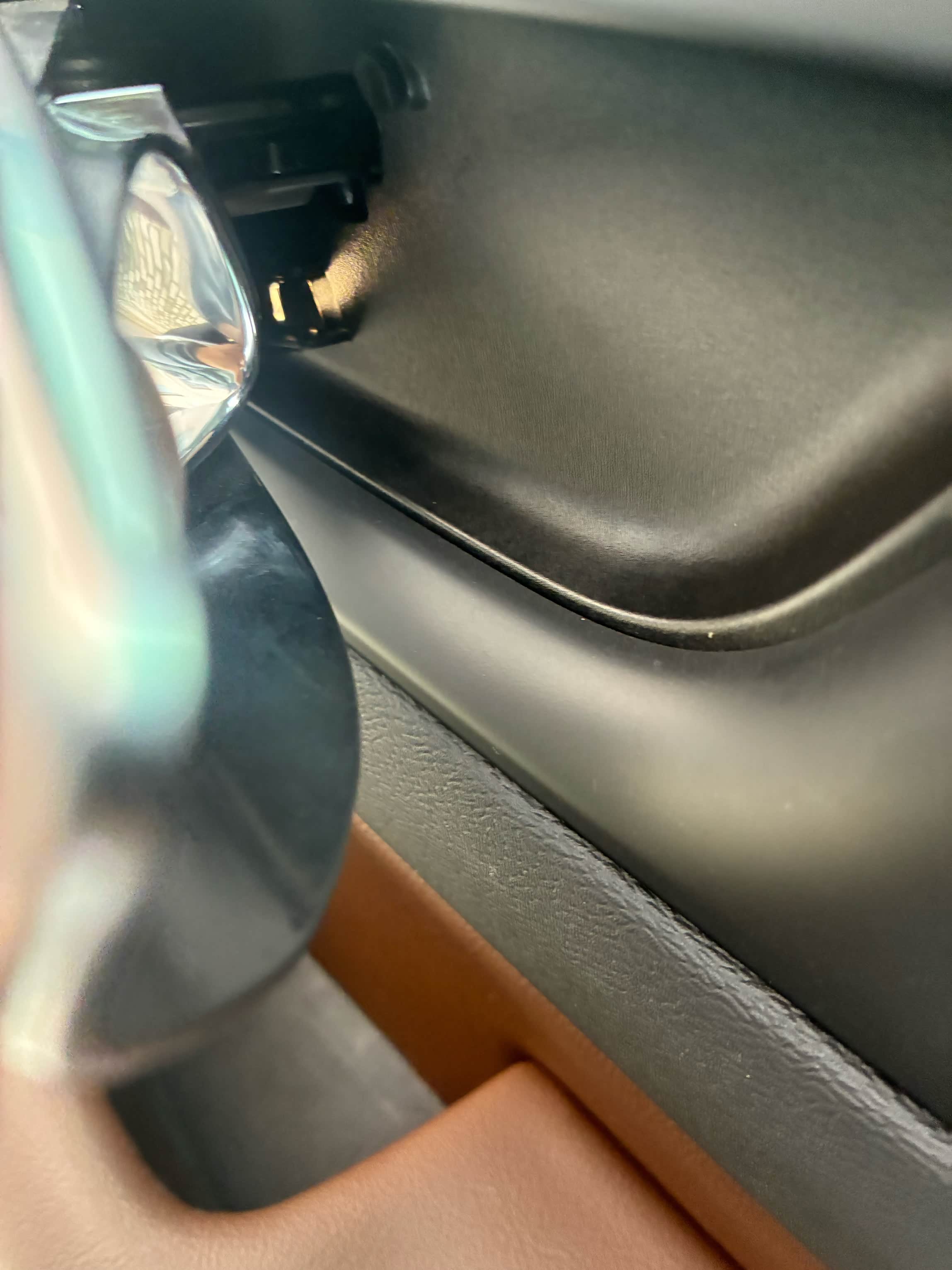 【图】S60智逸拉手氛围灯，自己动手，搞定。_沃尔沃S60论坛_汽车之家论坛