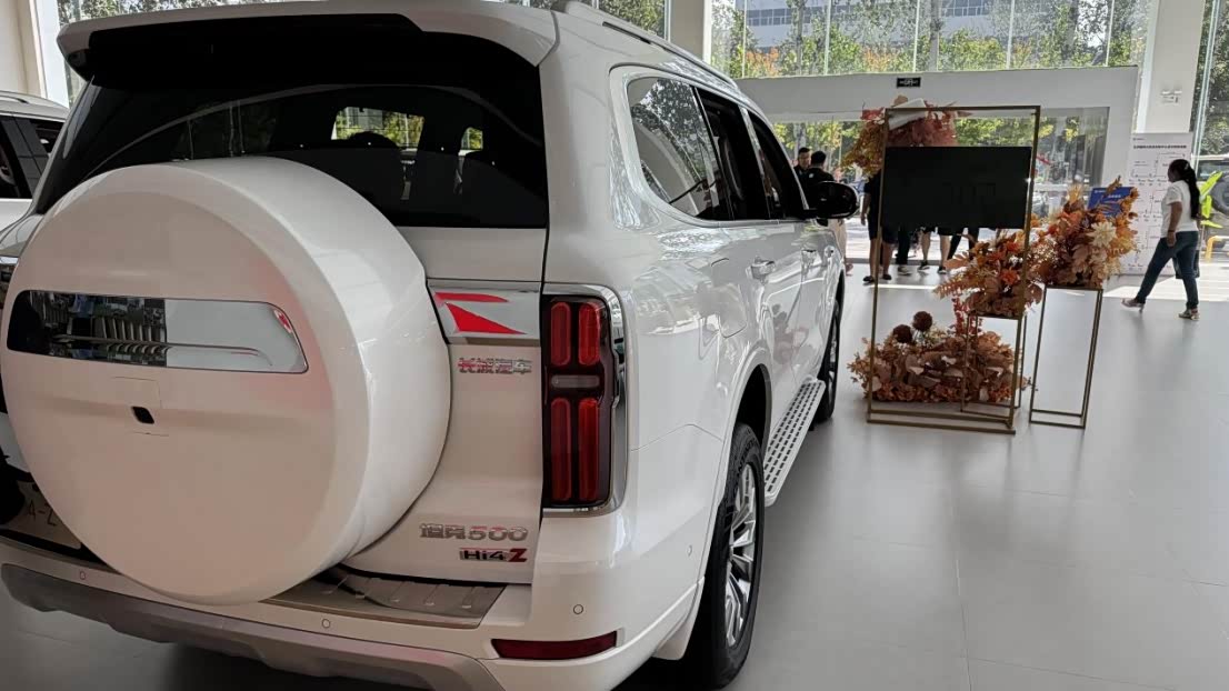 【图】在4S店看坦克500Z，静态体验也过瘾_坦克500新能源论坛_汽车之家论坛