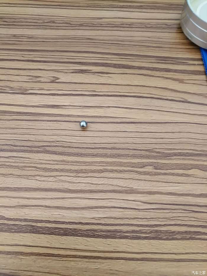 【图】驾驶座下面掉了个钢珠，大神解释一下_凯翼C3R论坛_汽车之家论坛